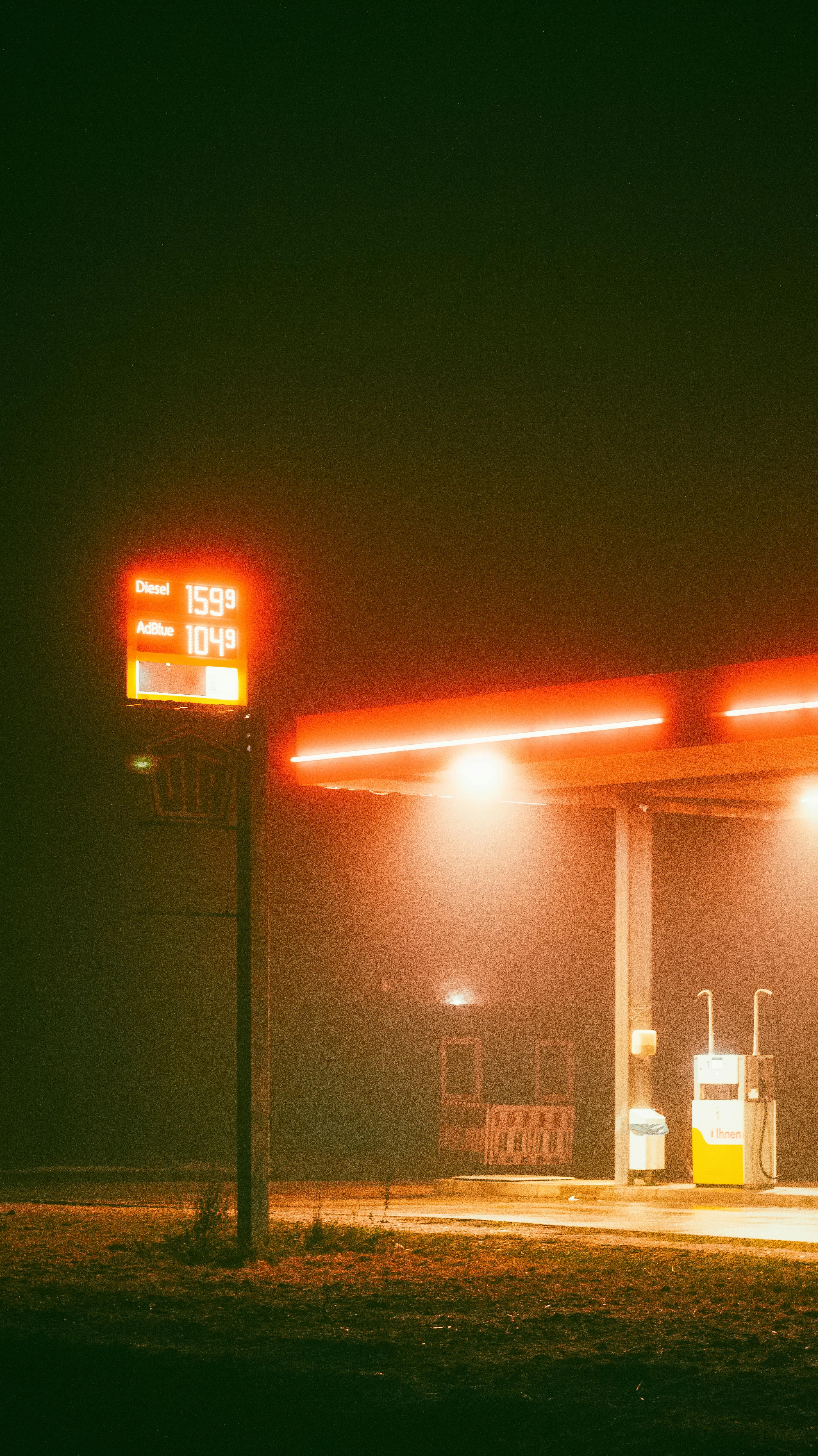 Gas Station at Night · Free Stock Photo
