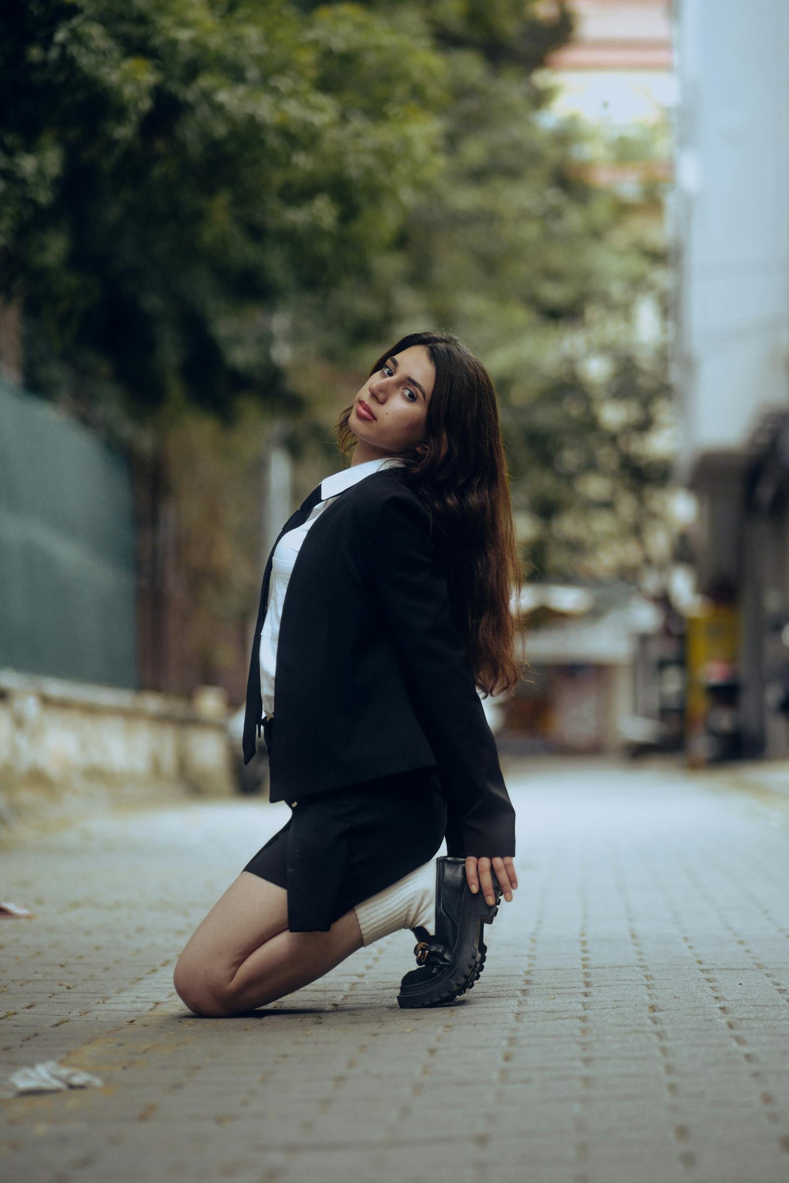 Kneeling Photos, Download The BEST Free Kneeling Stock Photos & HD Images