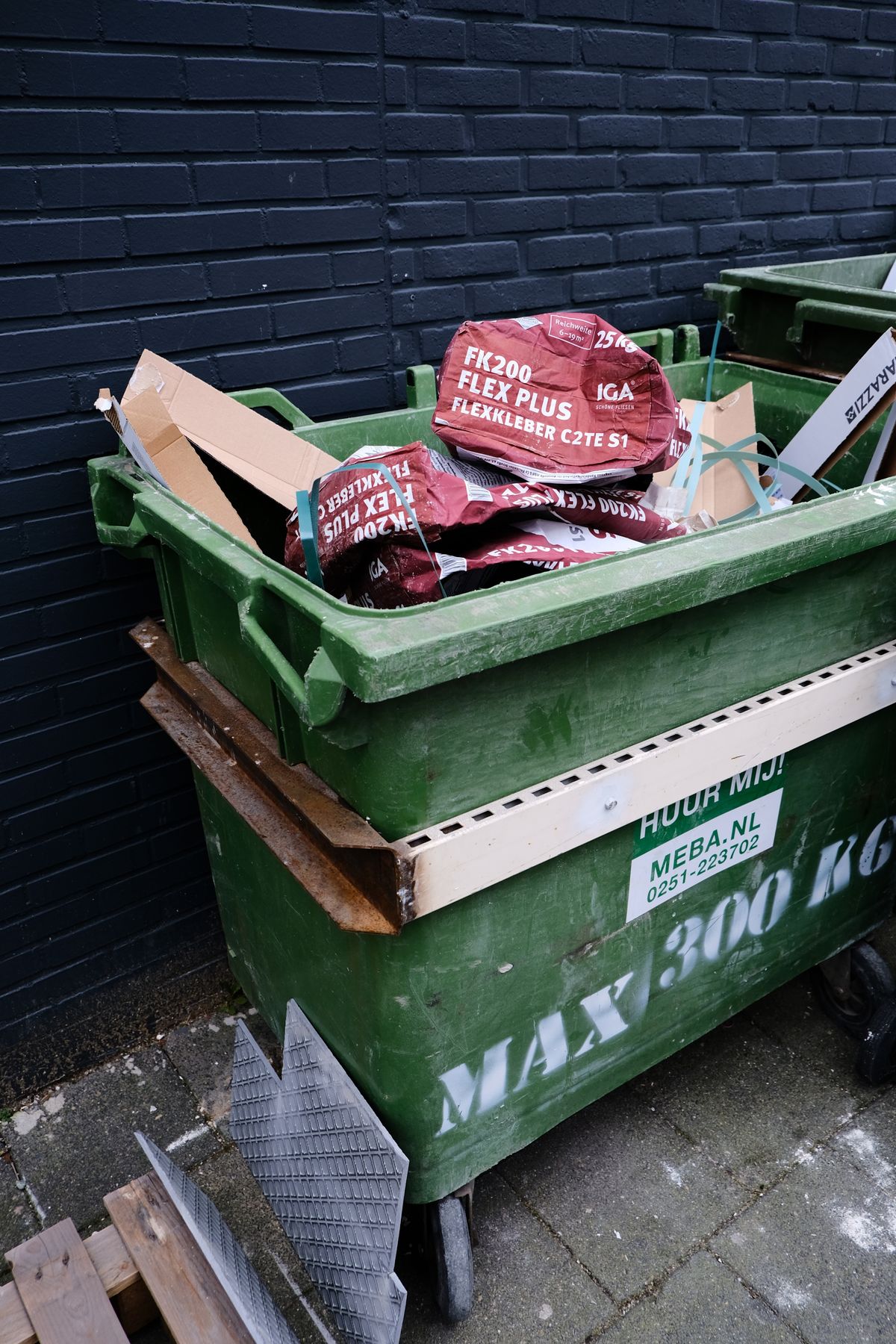 Dumpster Photos, Download The BEST Free Dumpster Stock Photos & HD Images