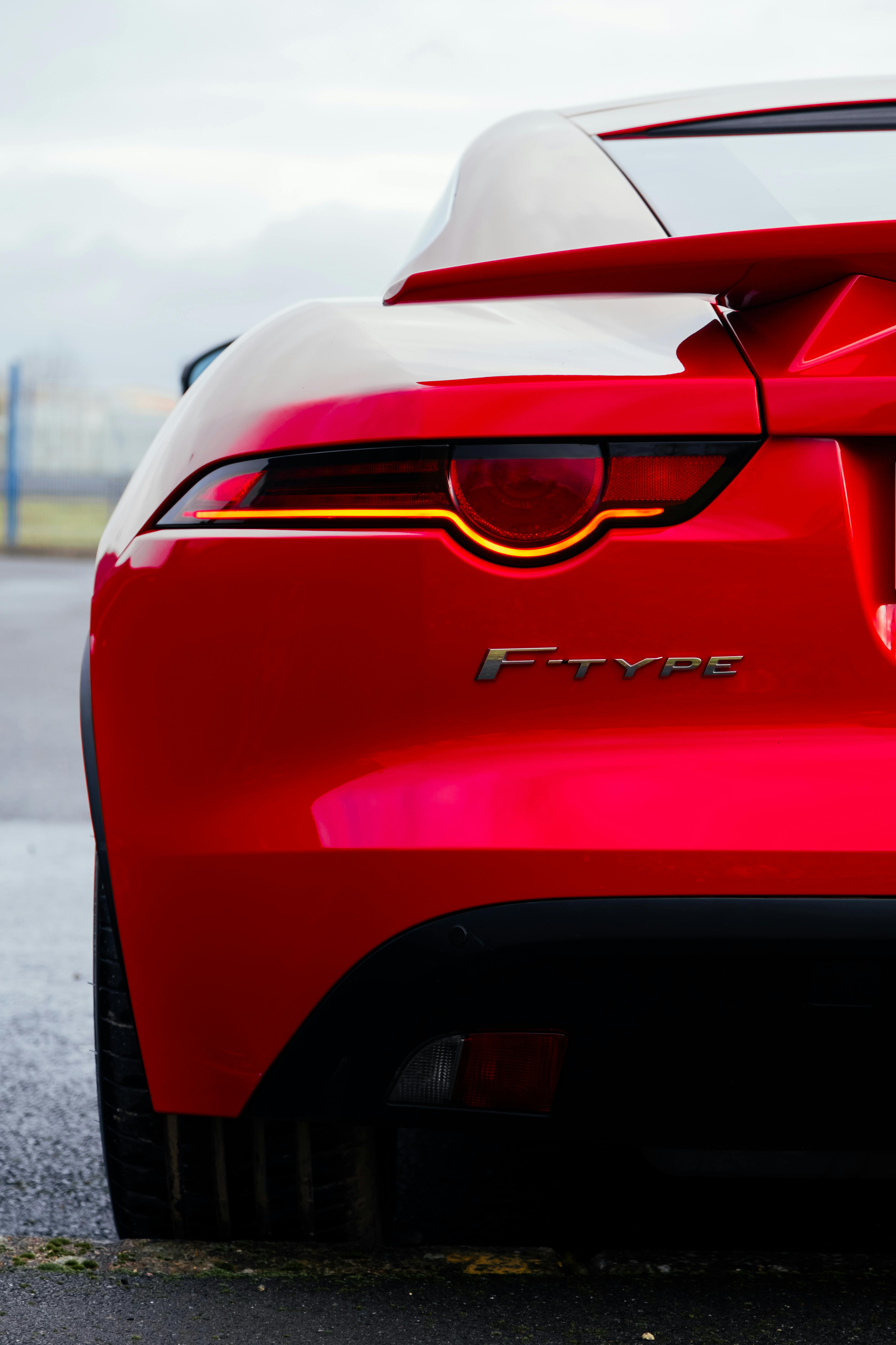 Close-up on Tail Light of Jaguar F-type · Free Stock Photo