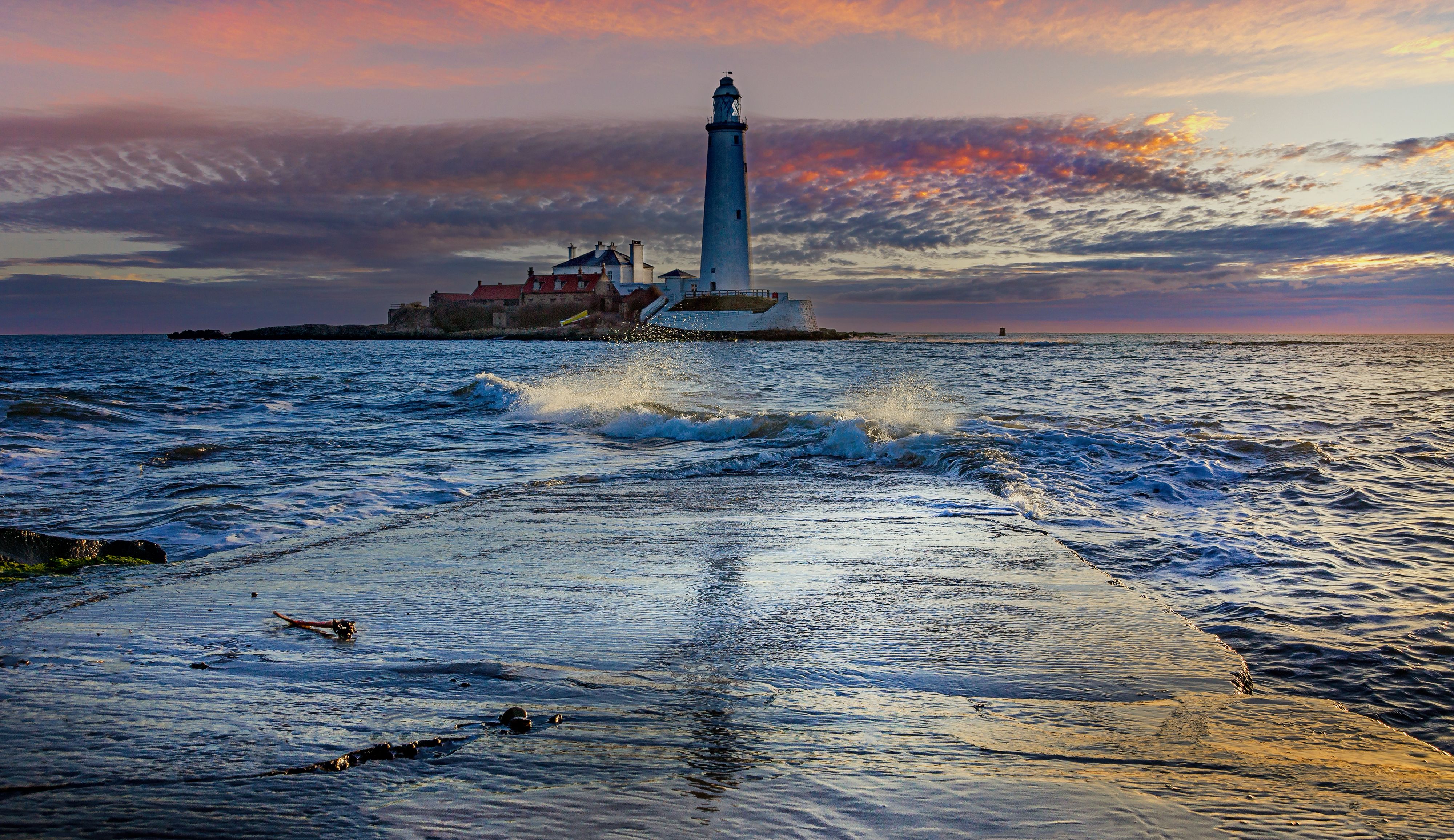 Saint Marys Lighthouse at Sunset · Free Stock Photo