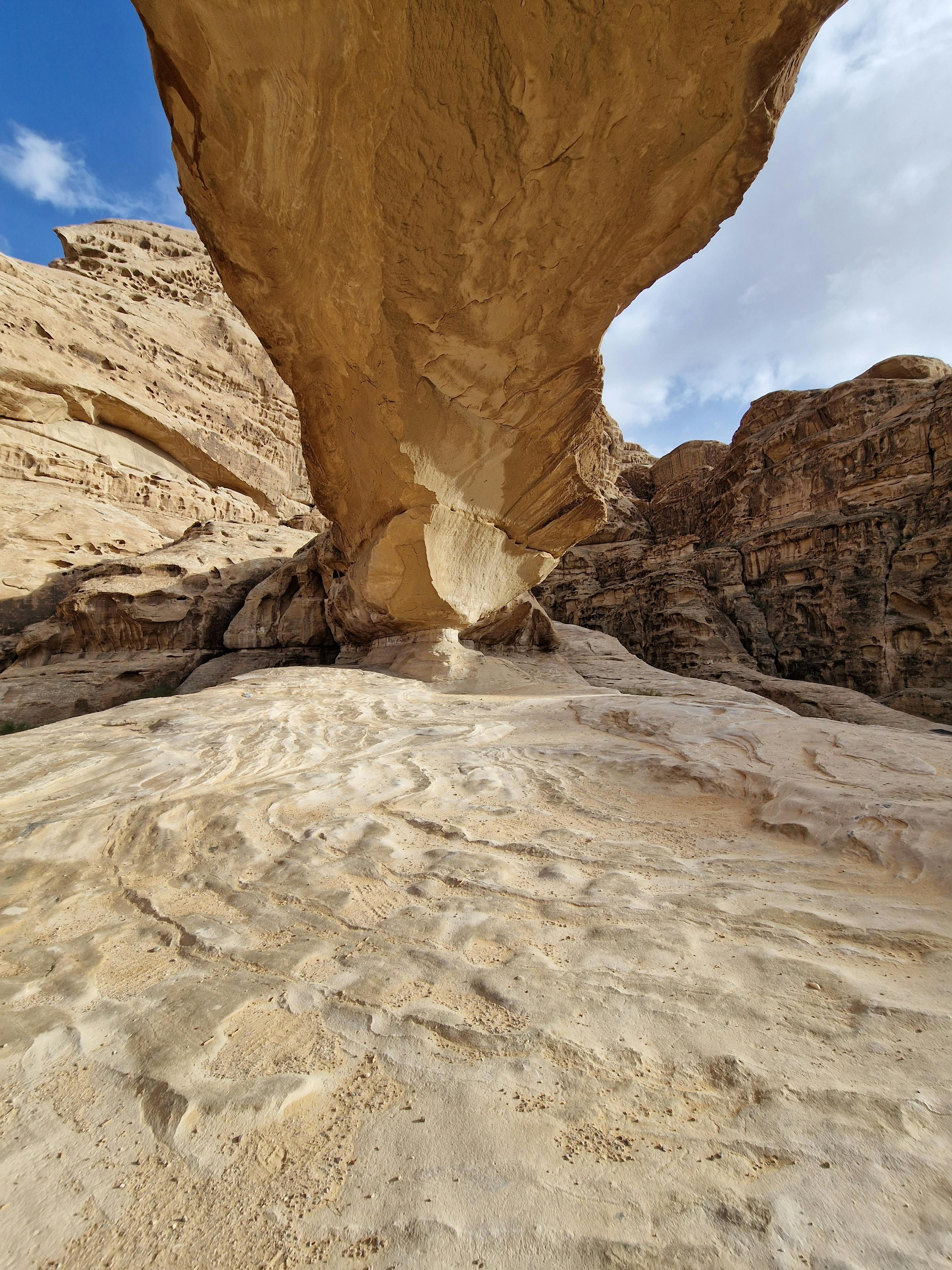 Rock Formation and Mountains in Jordan · Free Stock Photo