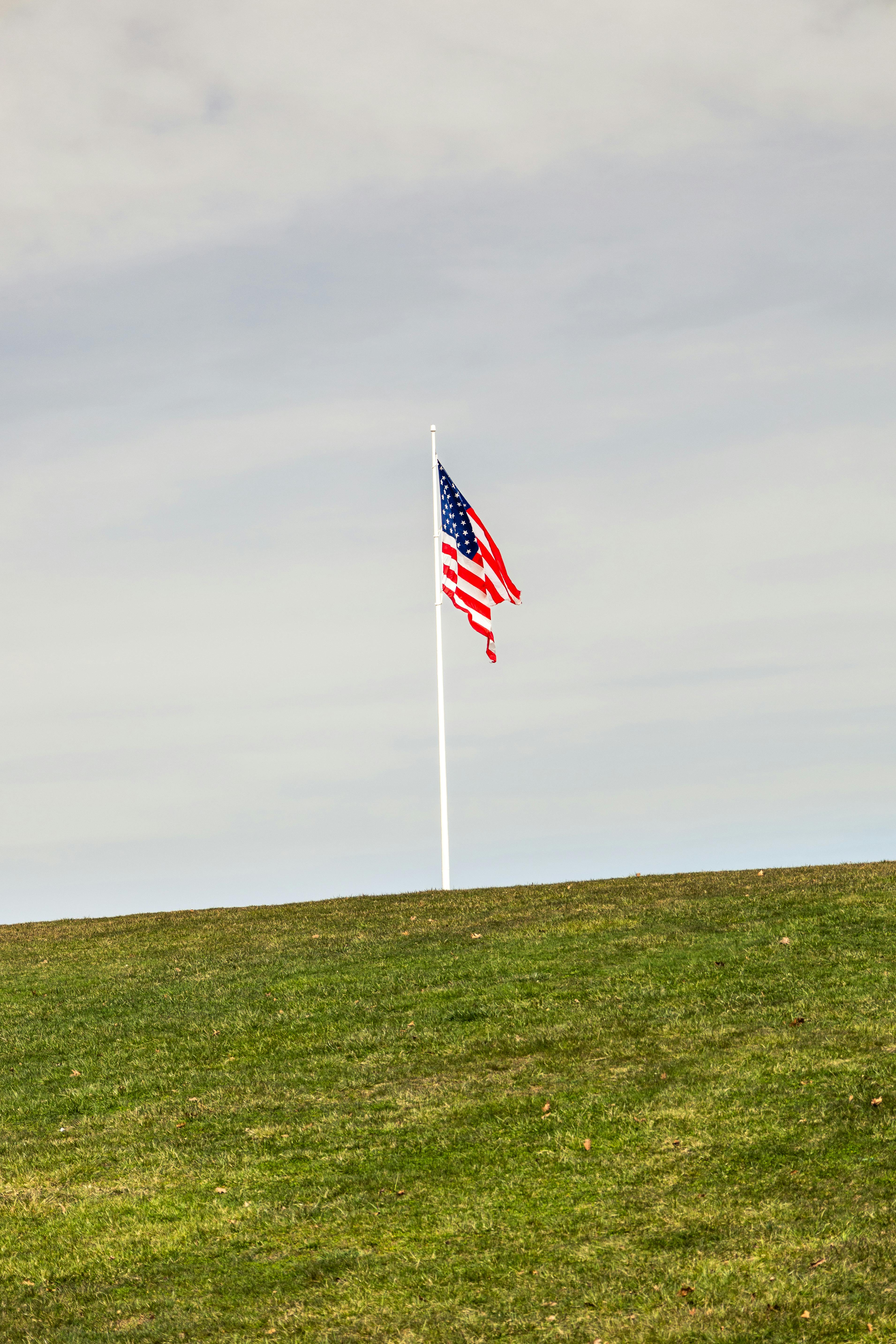 Flag of the USA in Countryside · Free Stock Photo