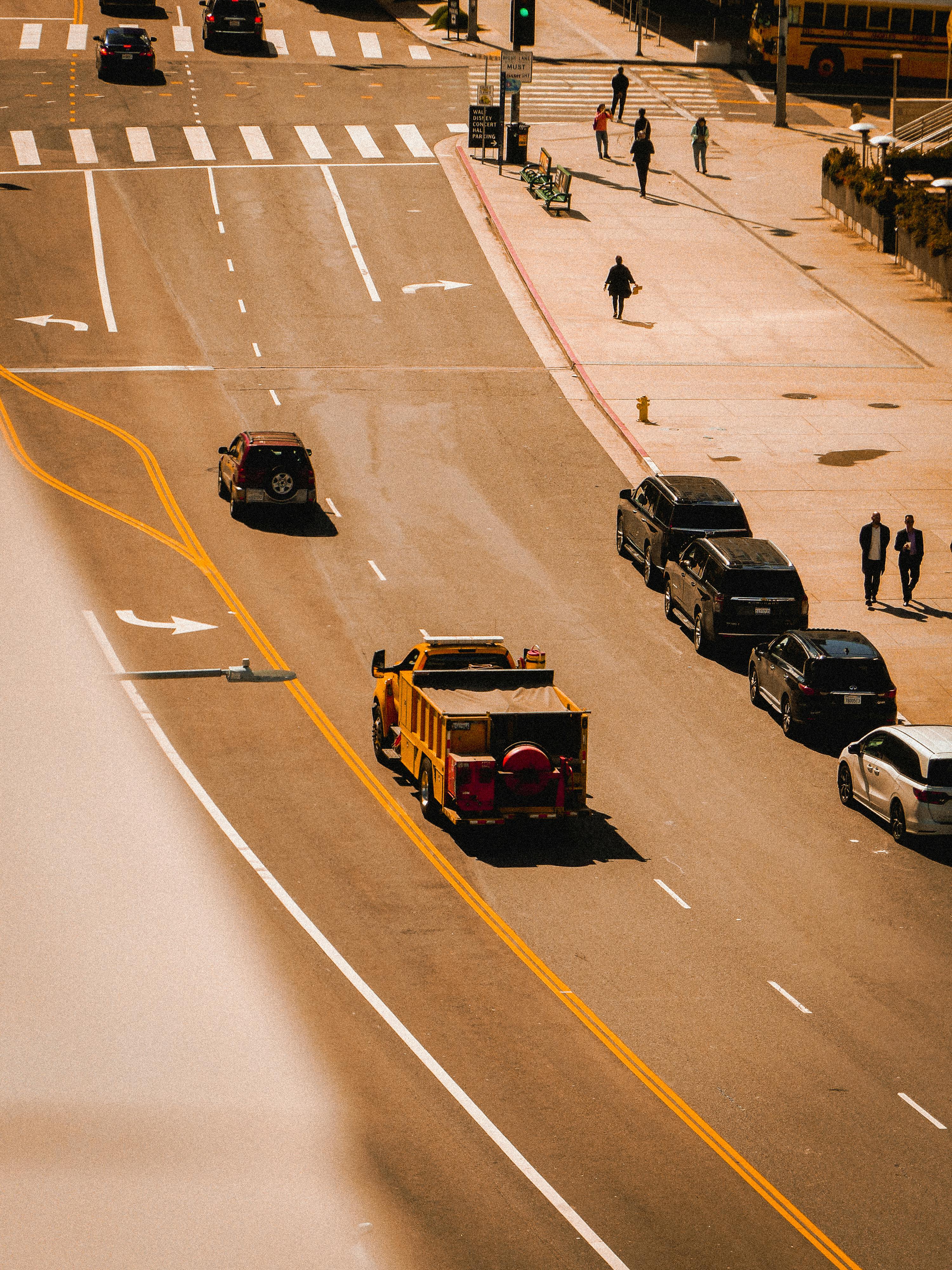 Pick Up on a Road · Free Stock Photo