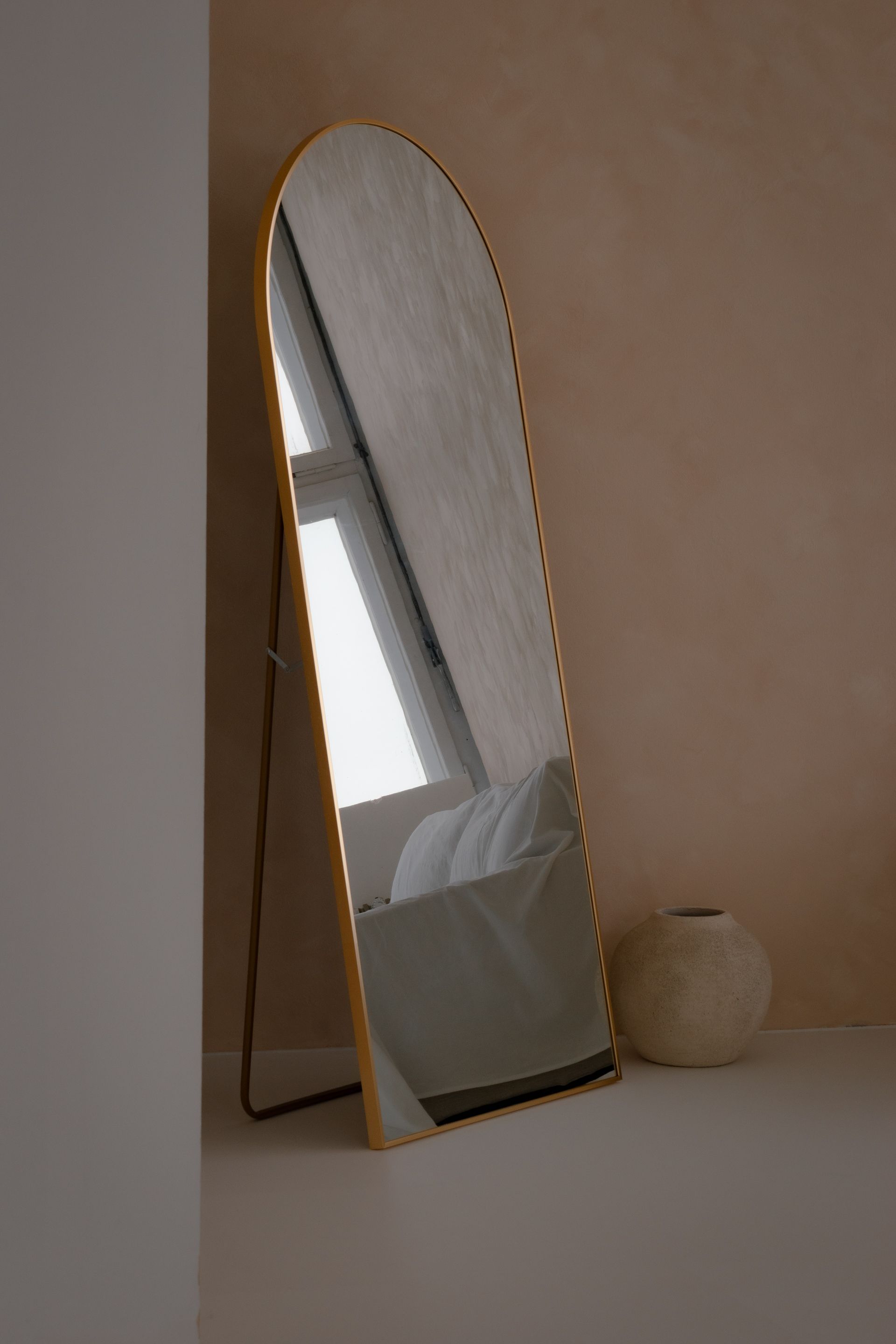 Warm Beige Aesthetic Camera Mirror Photos, Download The BEST Free Warm ...