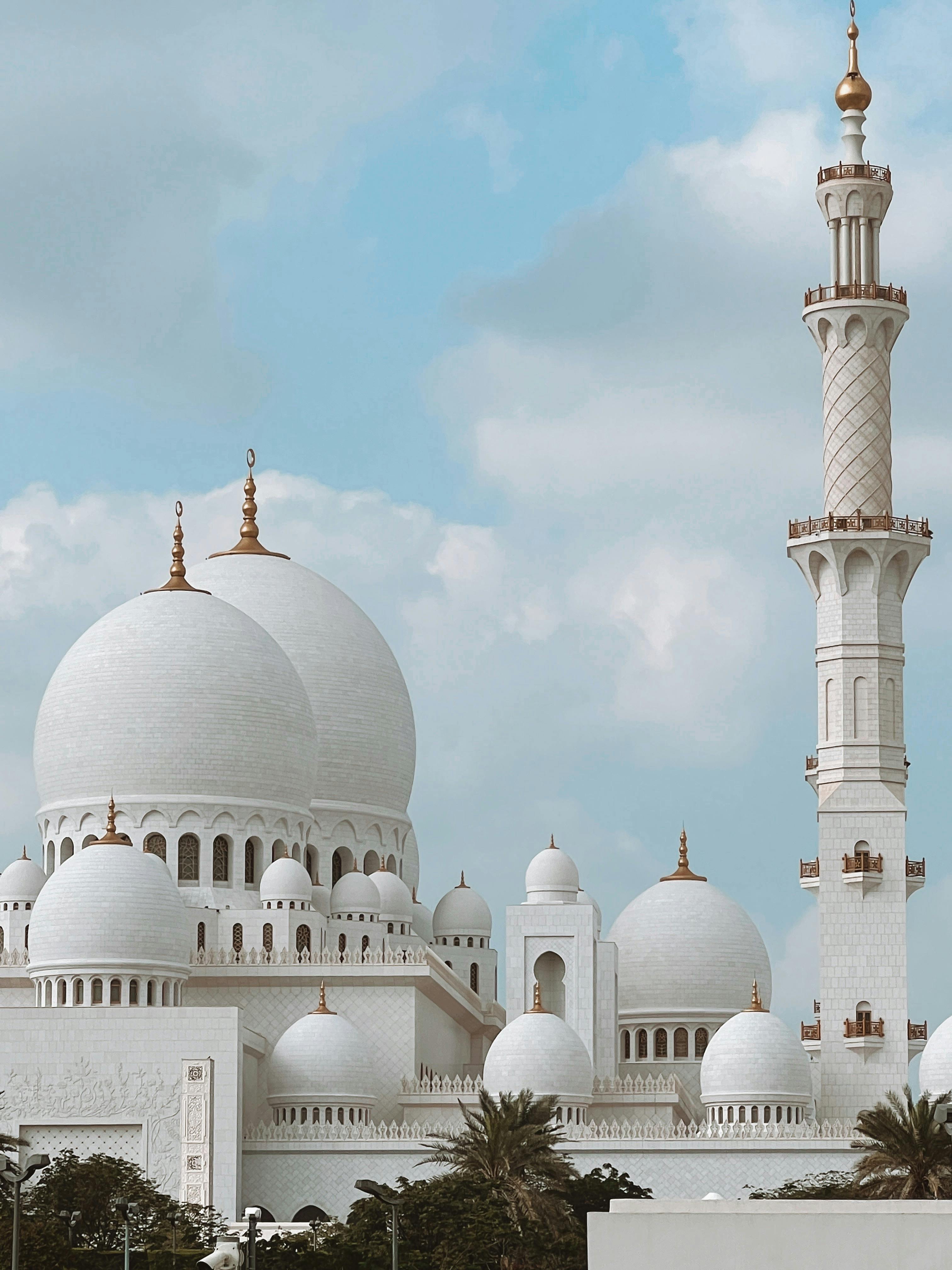 Domes of Sheikh Zayed Grand Mosque · Free Stock Photo