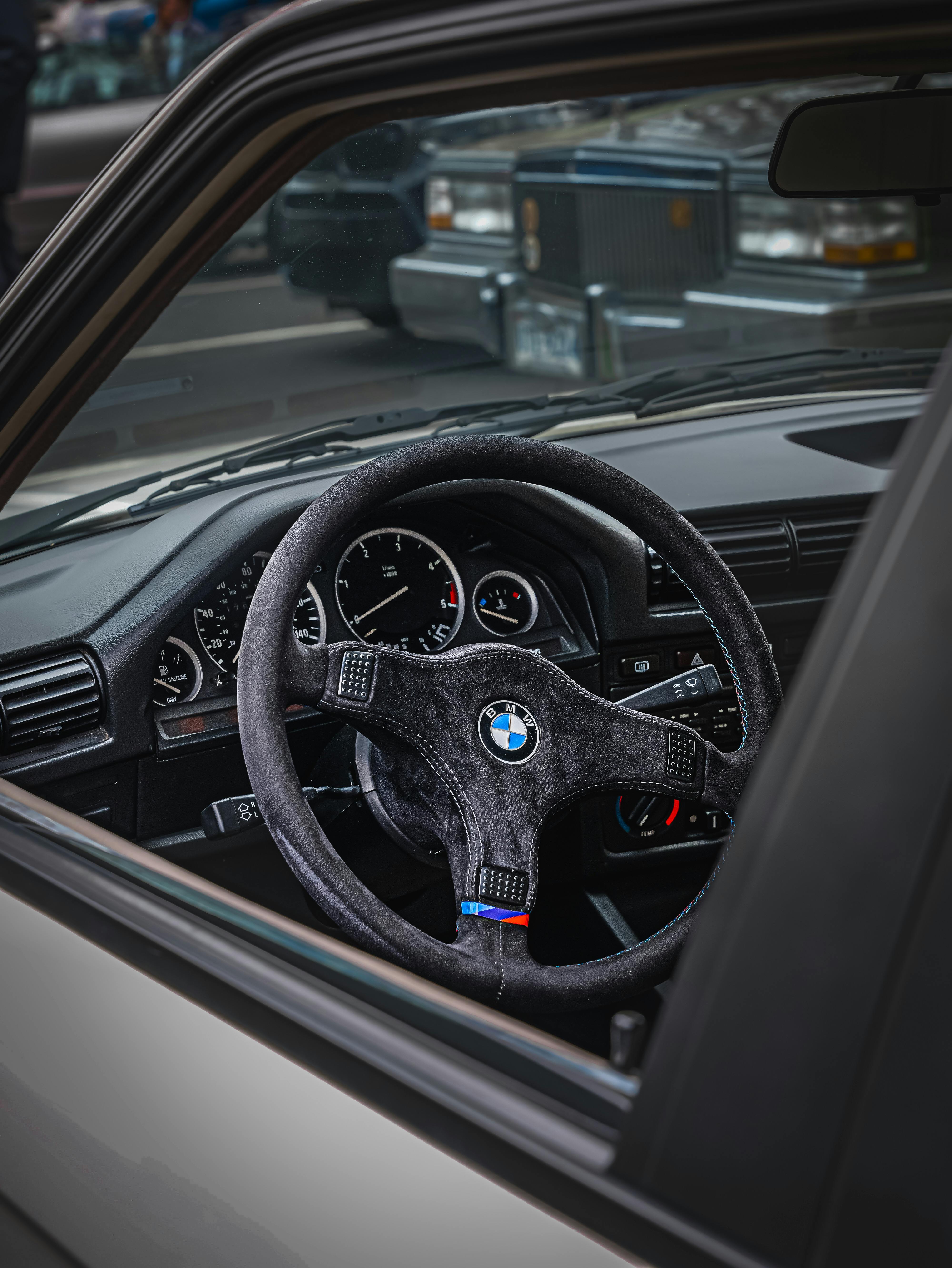 View of the Steering Wheel in a BMW E30 · Free Stock Photo