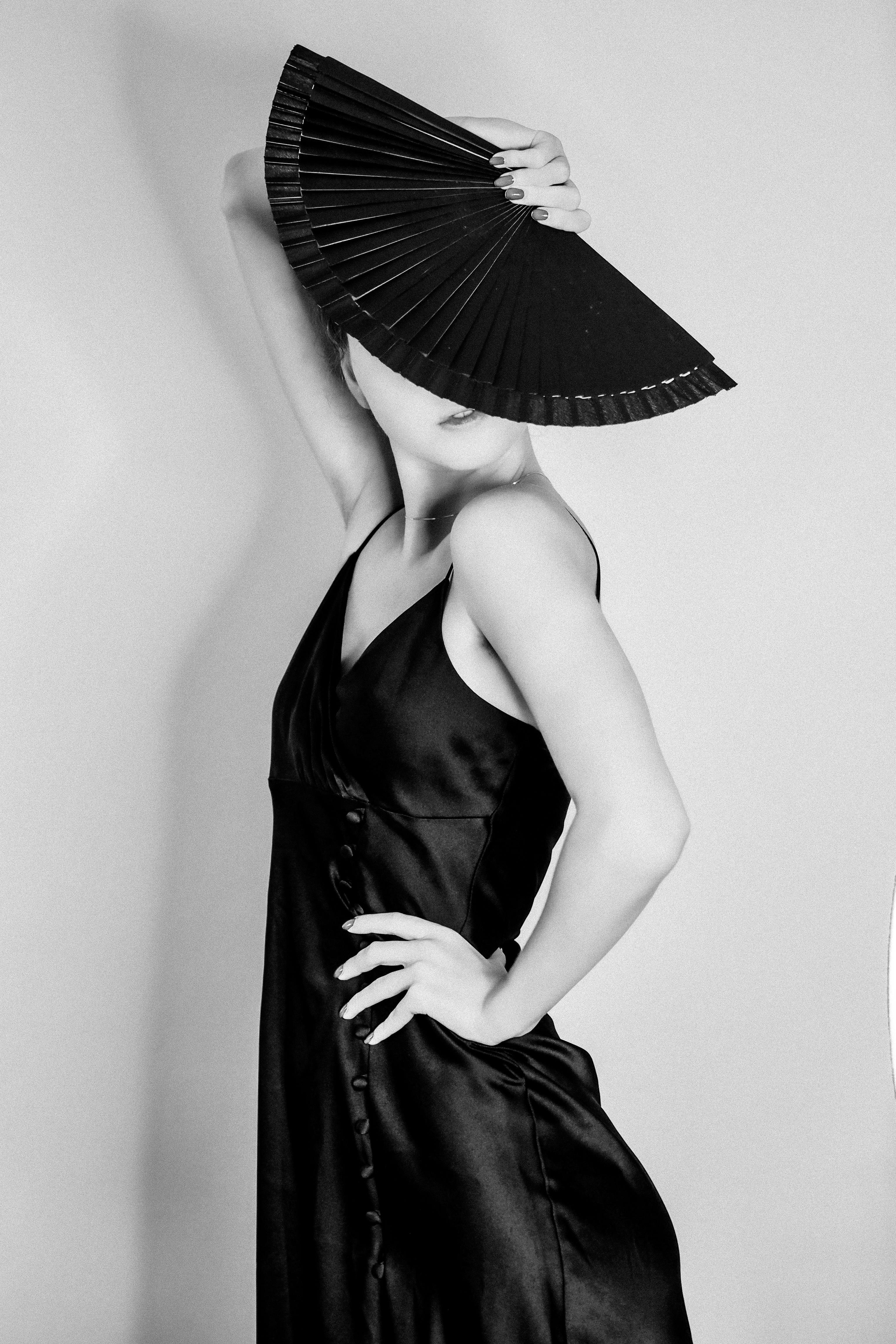 African Model With Fan Photos, Download The BEST Free African Model ...