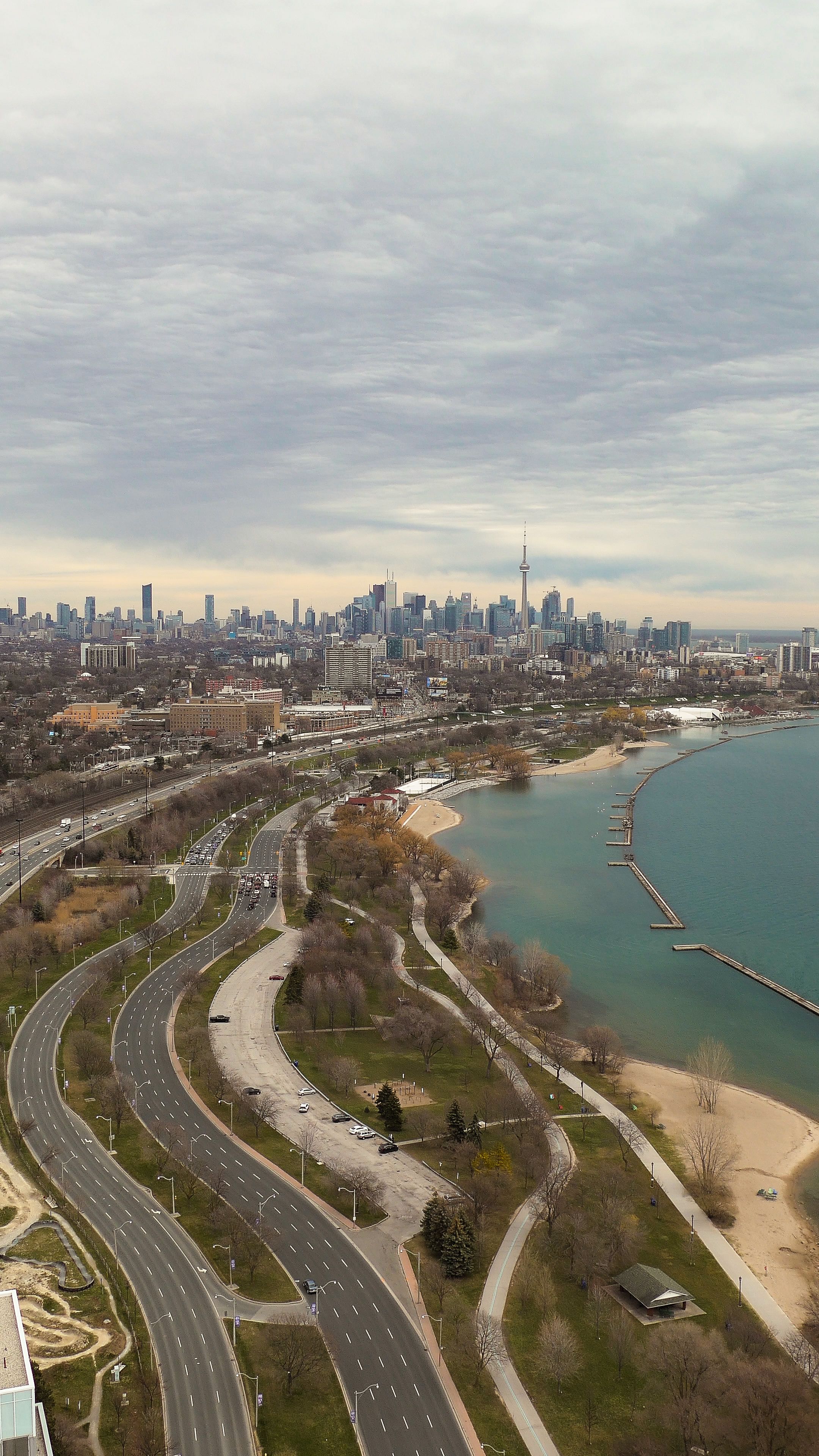 Highway Along the Shore of Toronto · Free Stock Photo