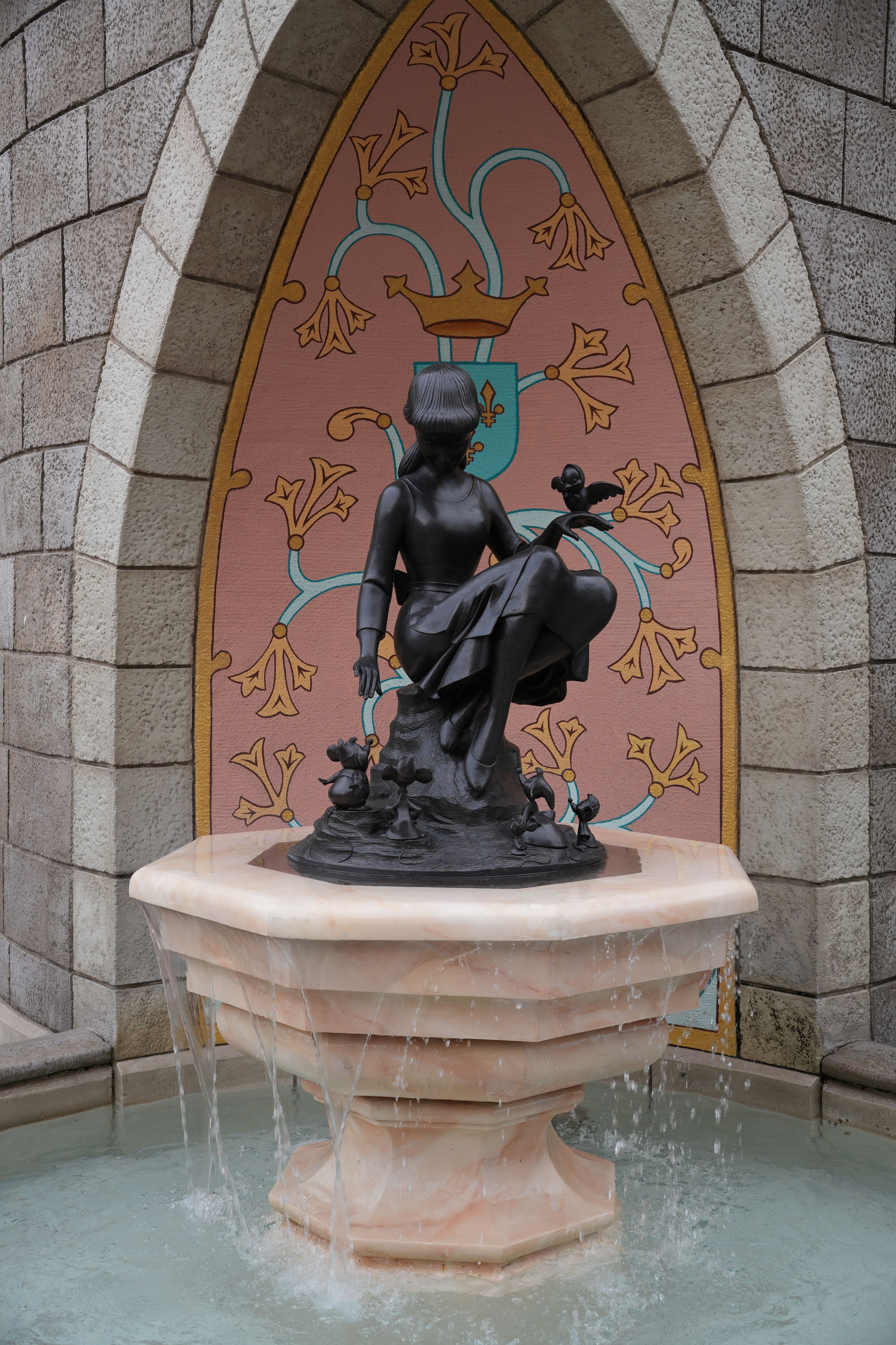 Cinderella Fountain in the Disneys Magic Kingdom Park · Free Stock Photo