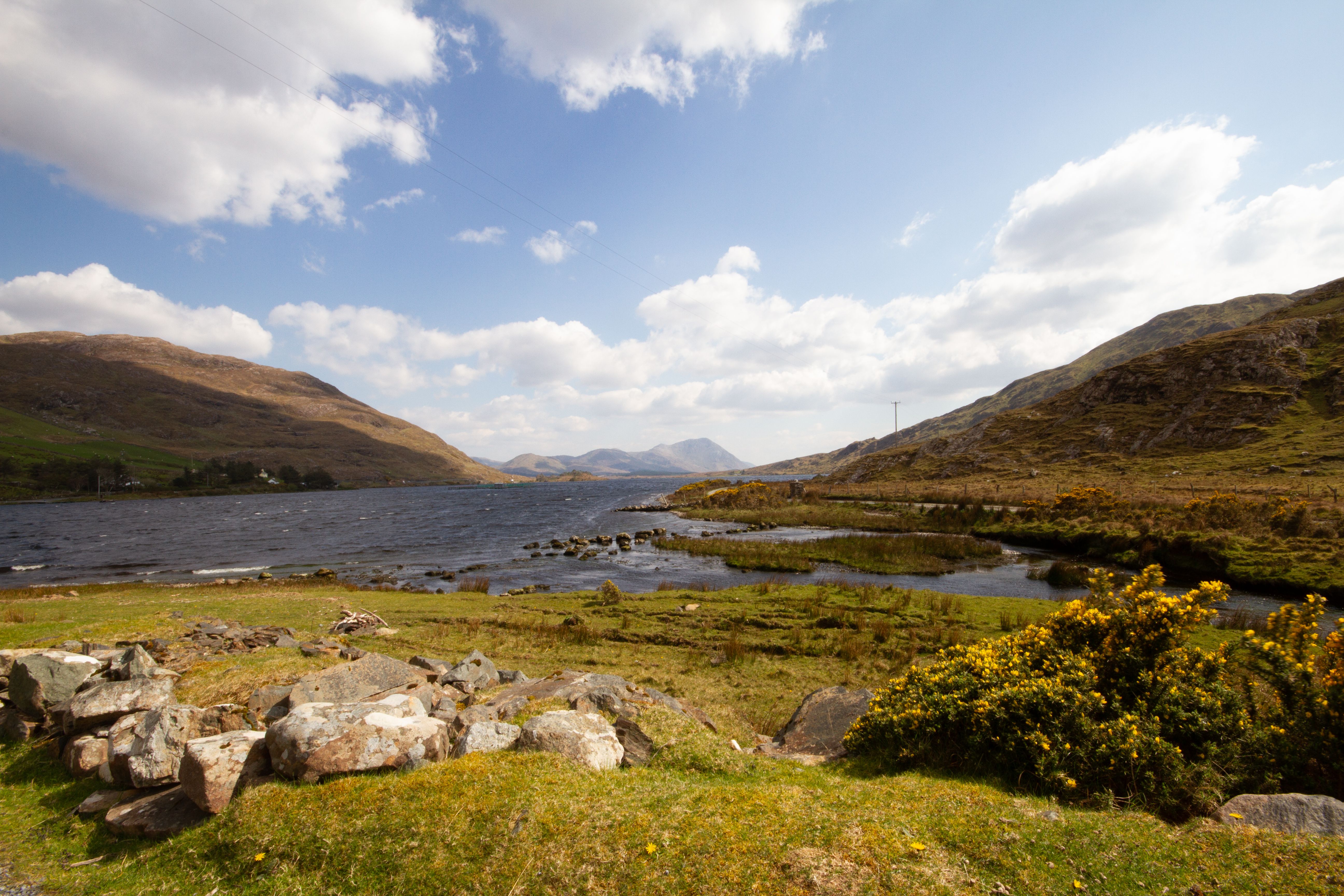 Hills around Lake in Countryside · Free Stock Photo