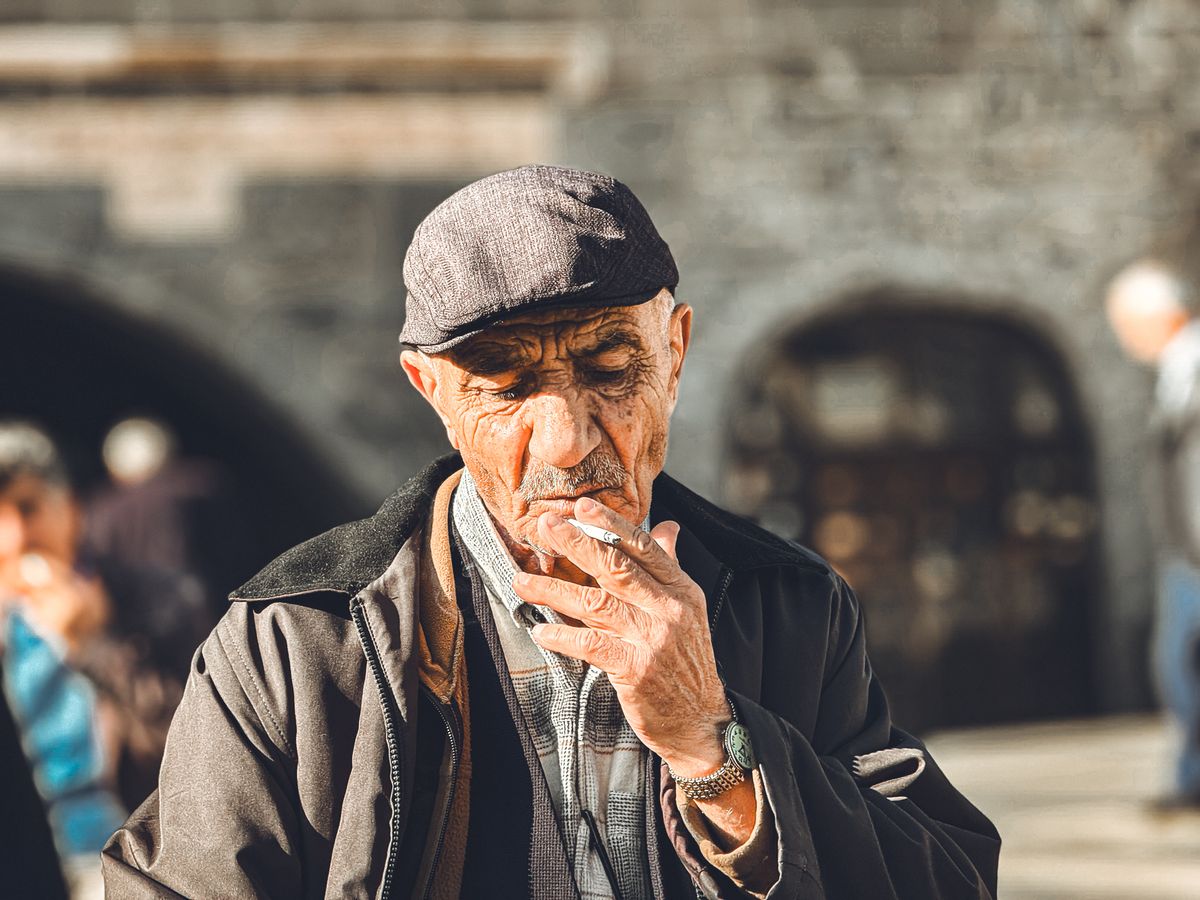 Tupac Smoking Photos, Download The BEST Free Tupac Smoking Stock Photos ...