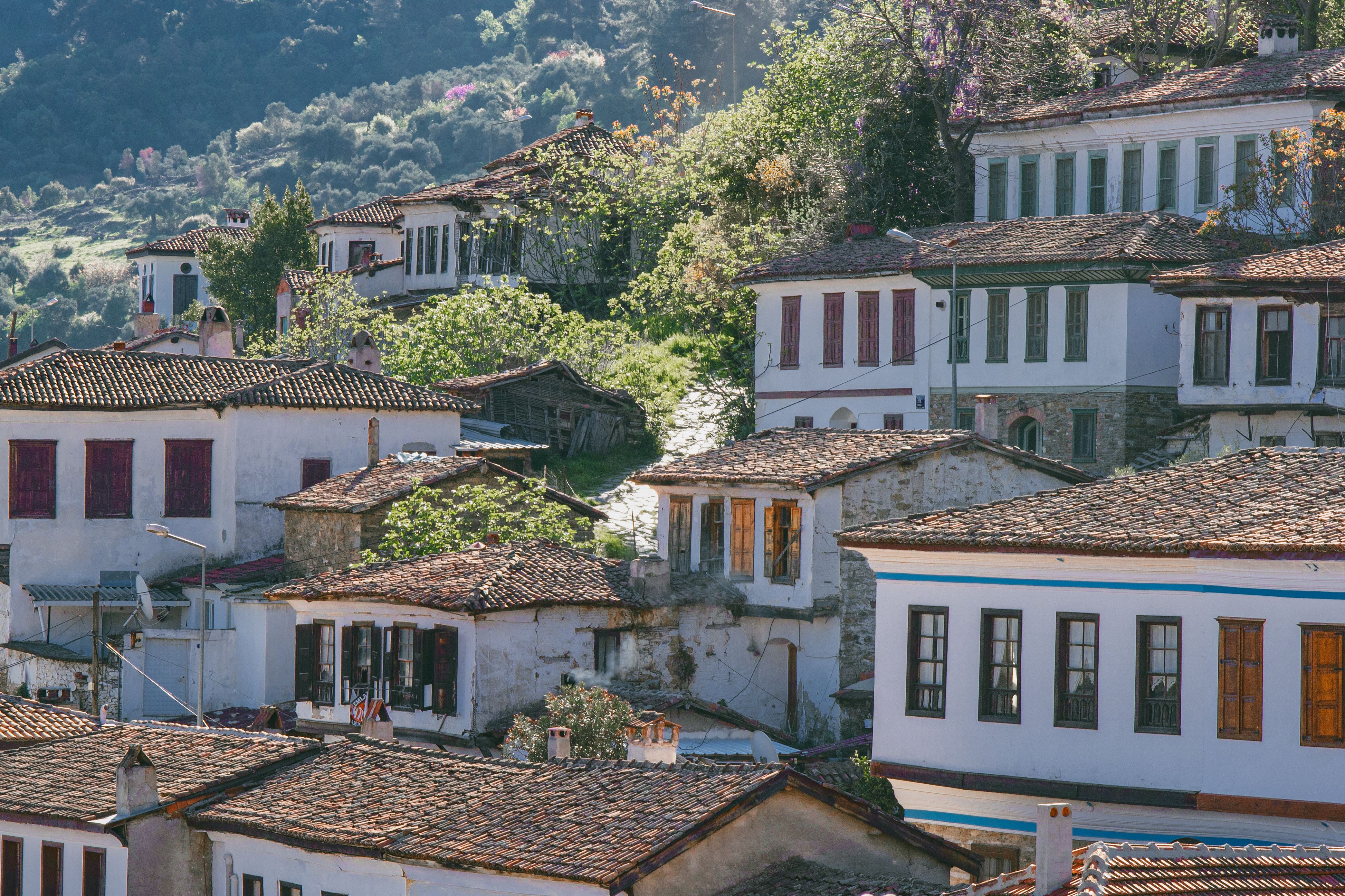 A view of a village with many houses · Free Stock Photo