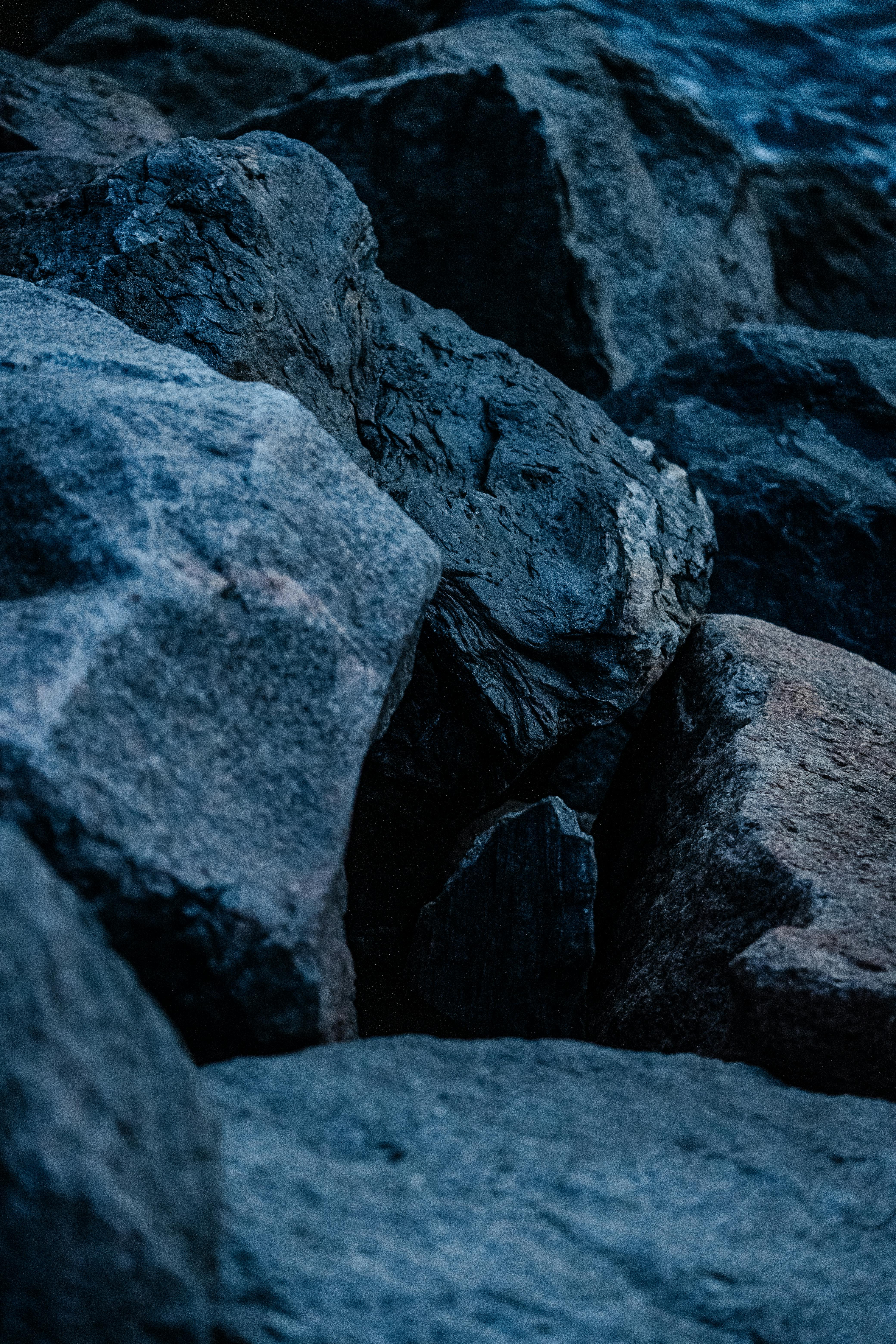 Intricate Dark Rock Formation Texture · Free Stock Photo