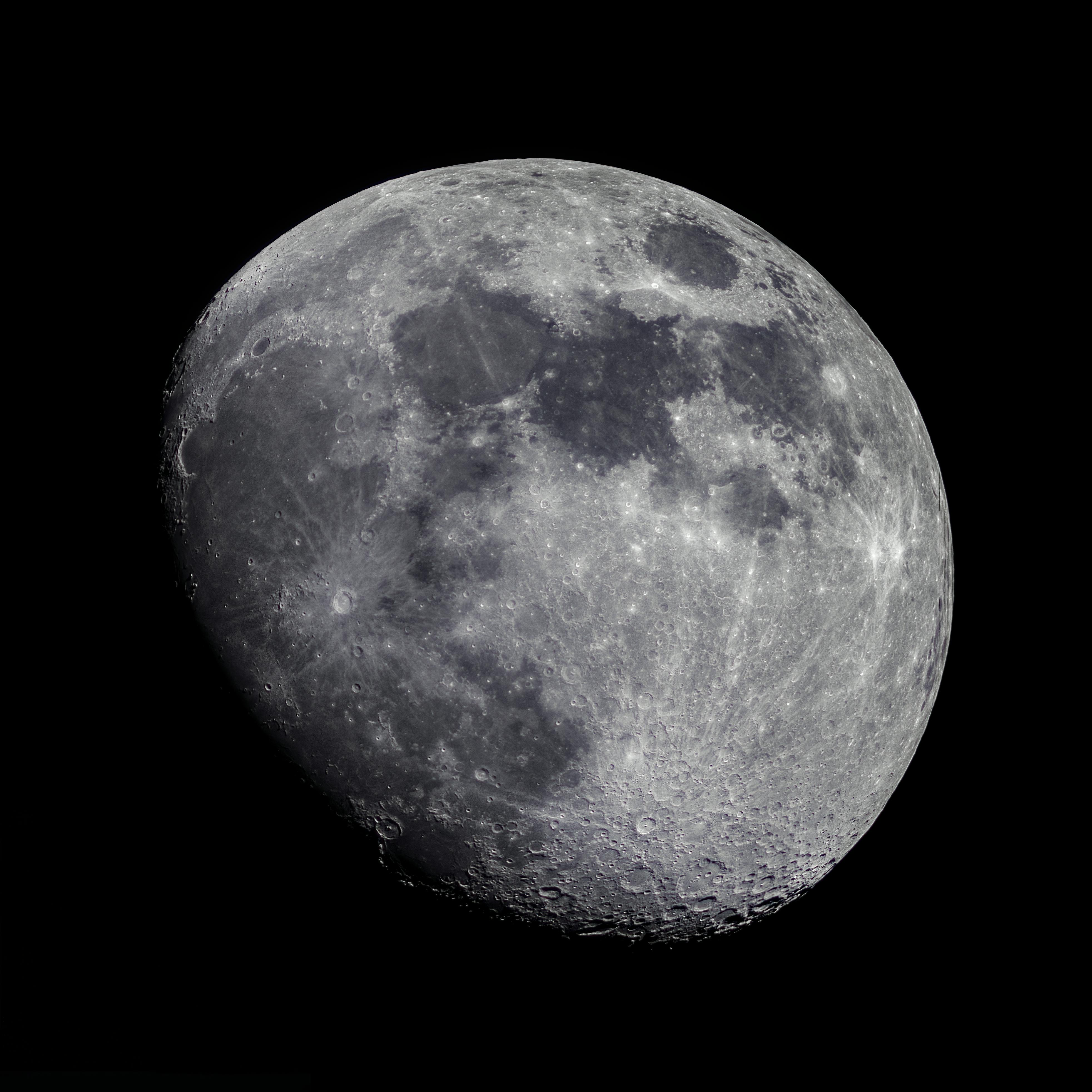 Grayscale Photo of the Moon · Free Stock Photo