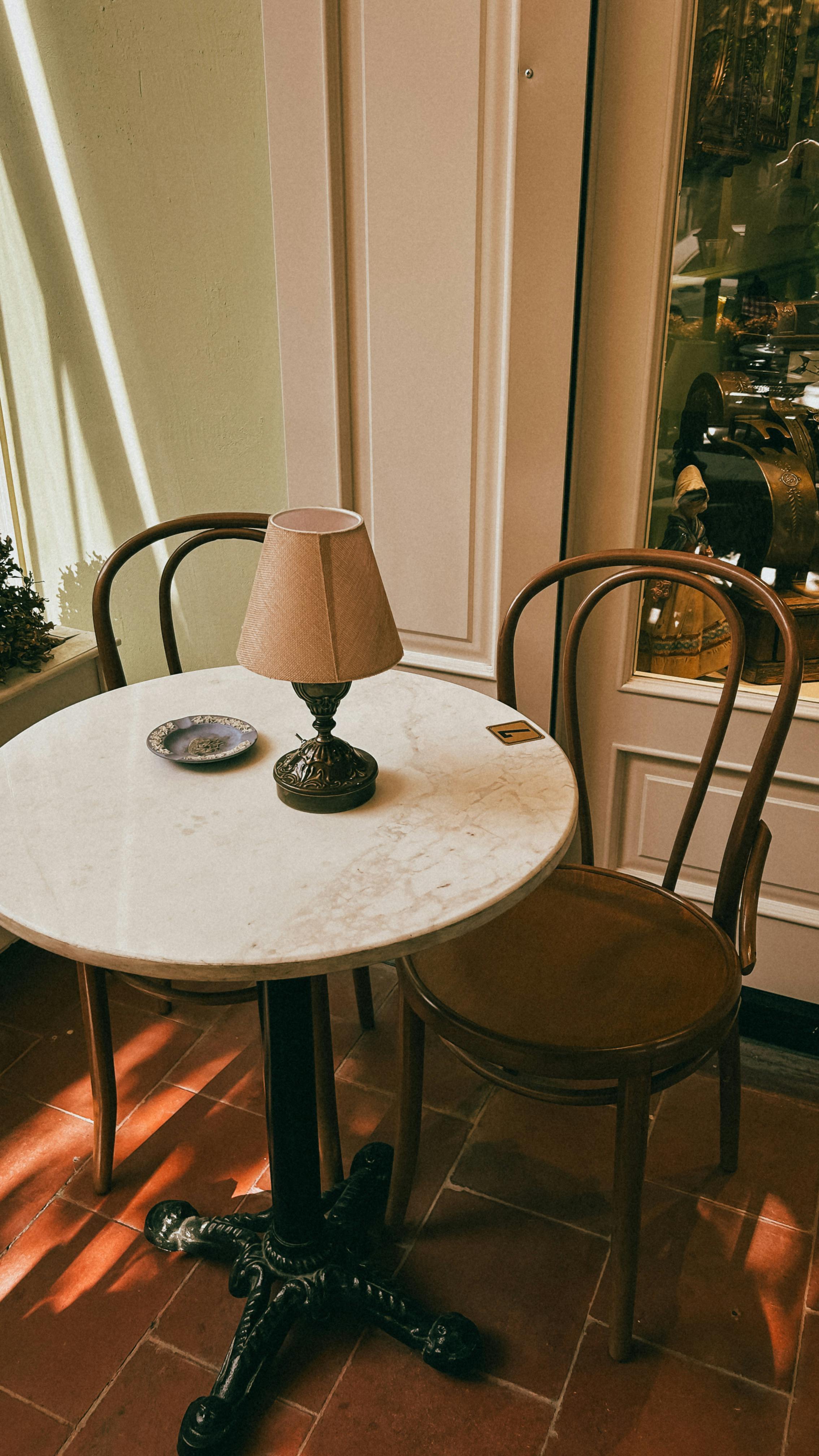 Table Number 7 in the Restaurant · Free Stock Photo