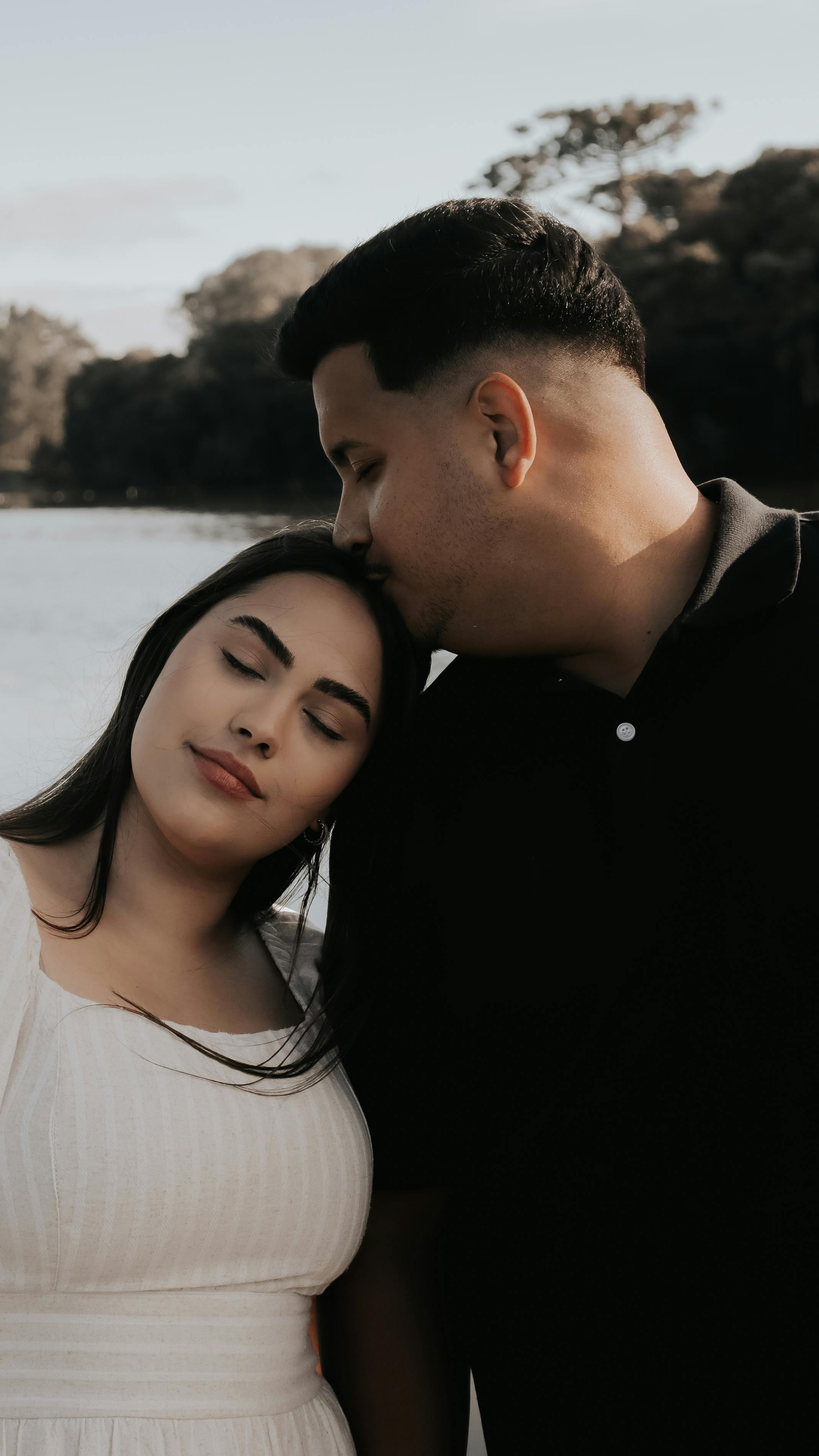 Couple Without Kissing Photos, Download The BEST Free Couple Without ...