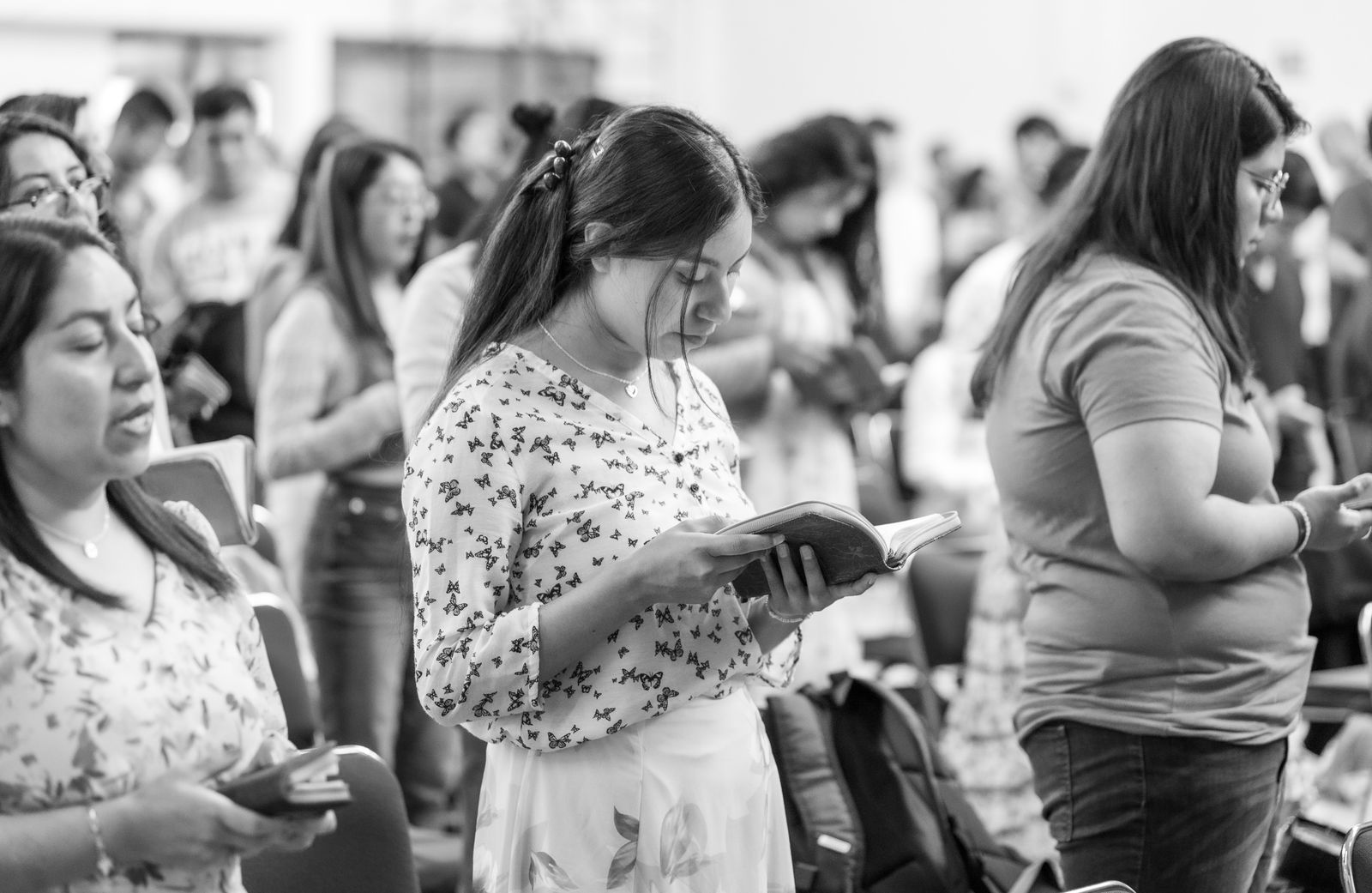 People Praying Photos, Download The BEST Free People Praying Stock ...