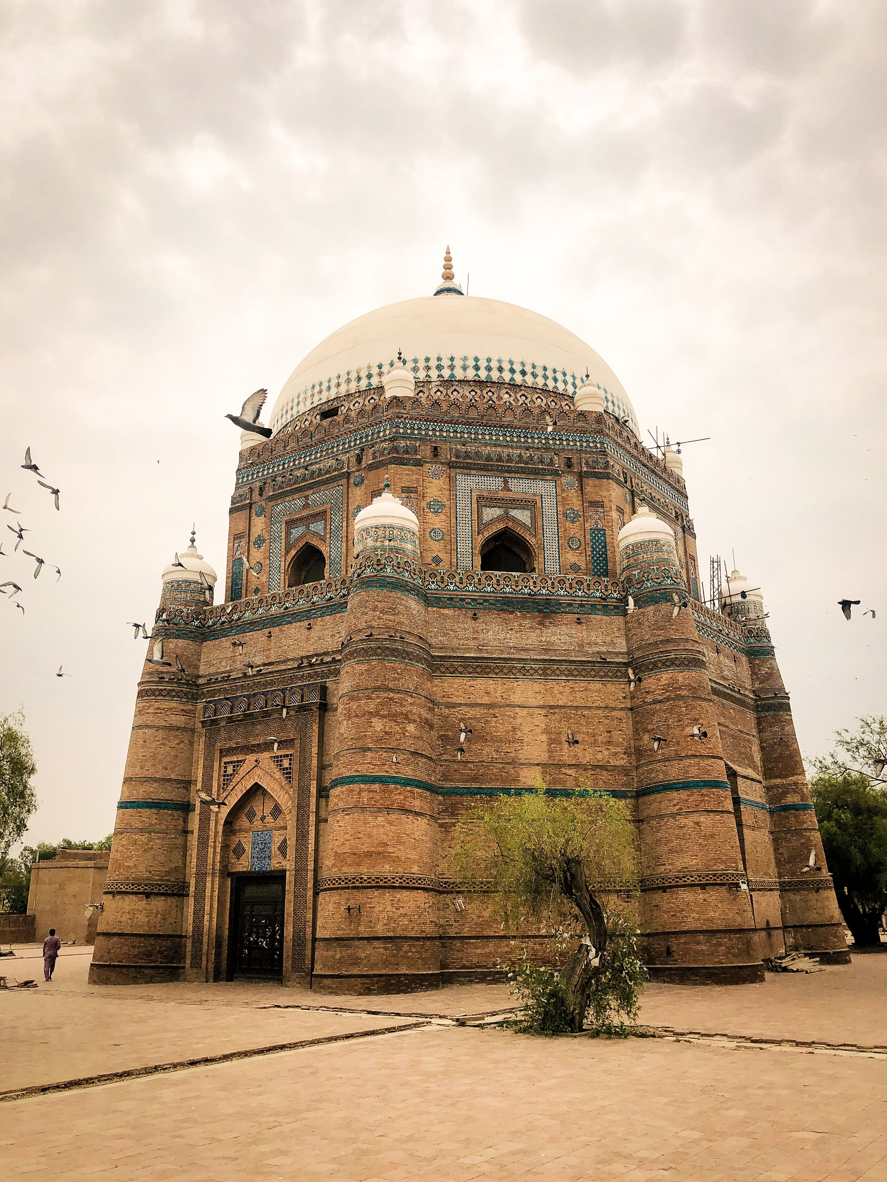 Tumba De Shah Rukne Alam · Foto de stock gratuita
