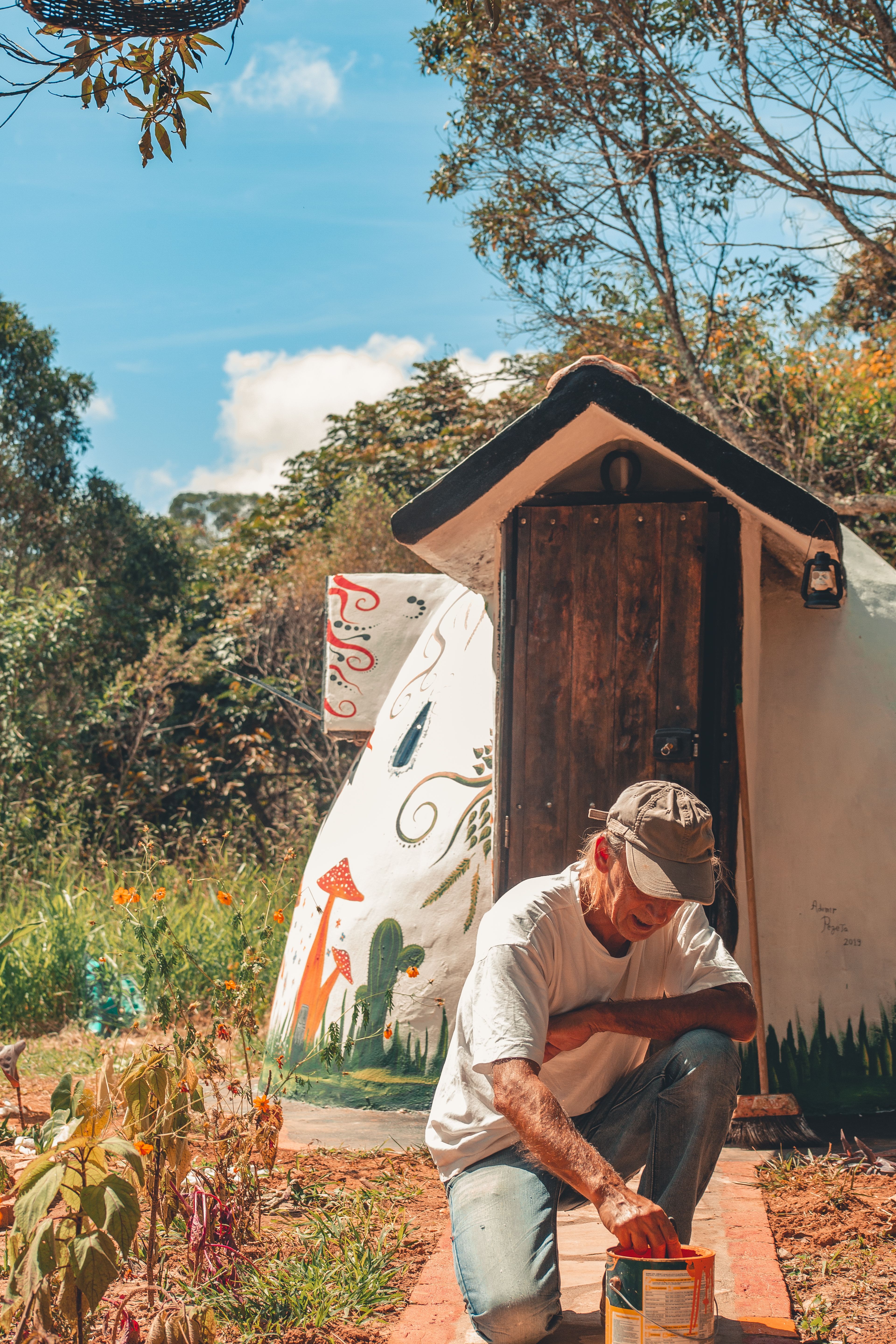 Guy Hut Photos, Download The BEST Free Guy Hut Stock Photos & HD Images