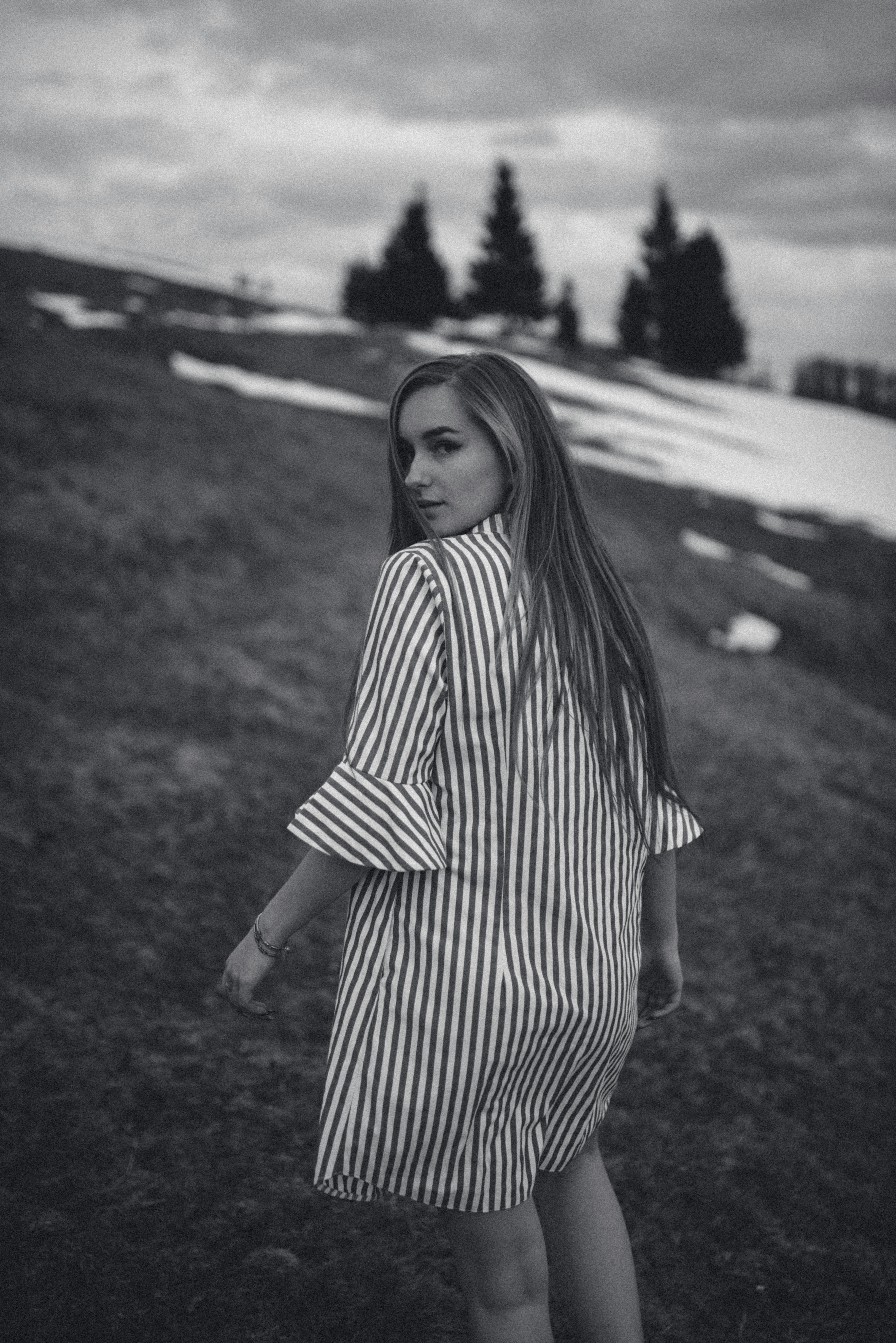 Looking Back Photos, Download Free Looking Back Stock Photos & HD Images