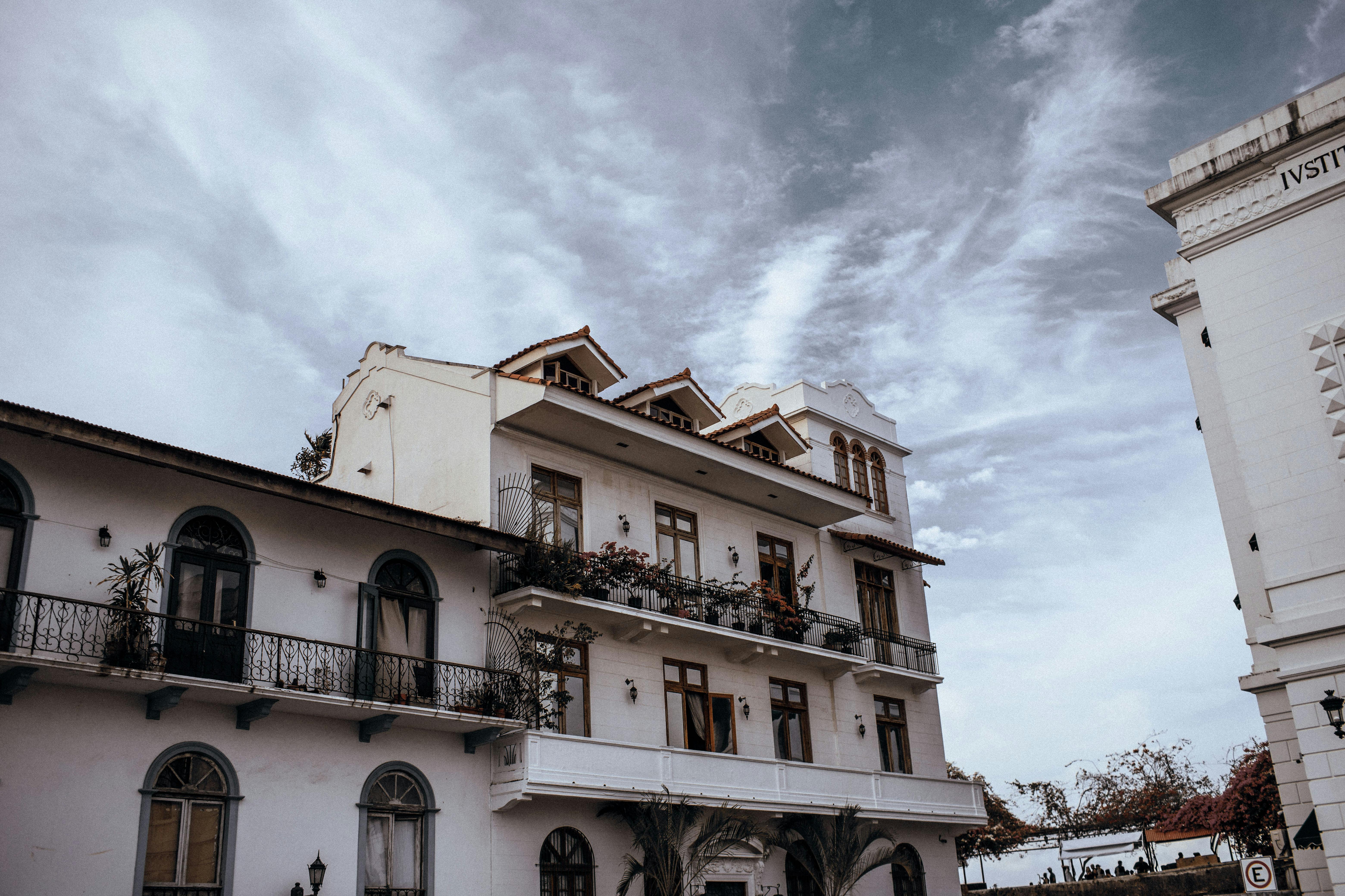 White Concrete Building · Free Stock Photo