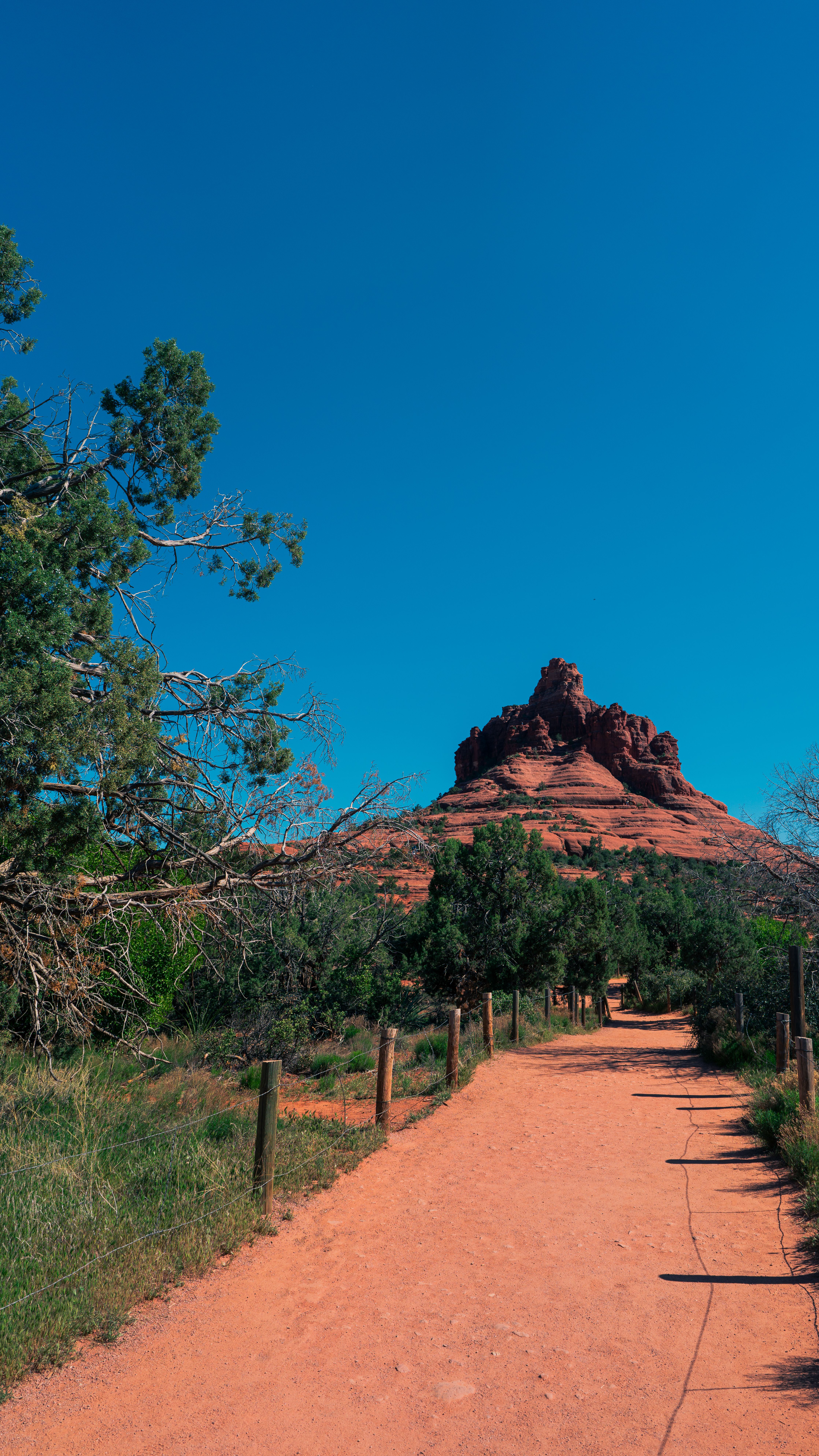A Road Leading to the Bell Rock, Arizona · Free Stock Photo