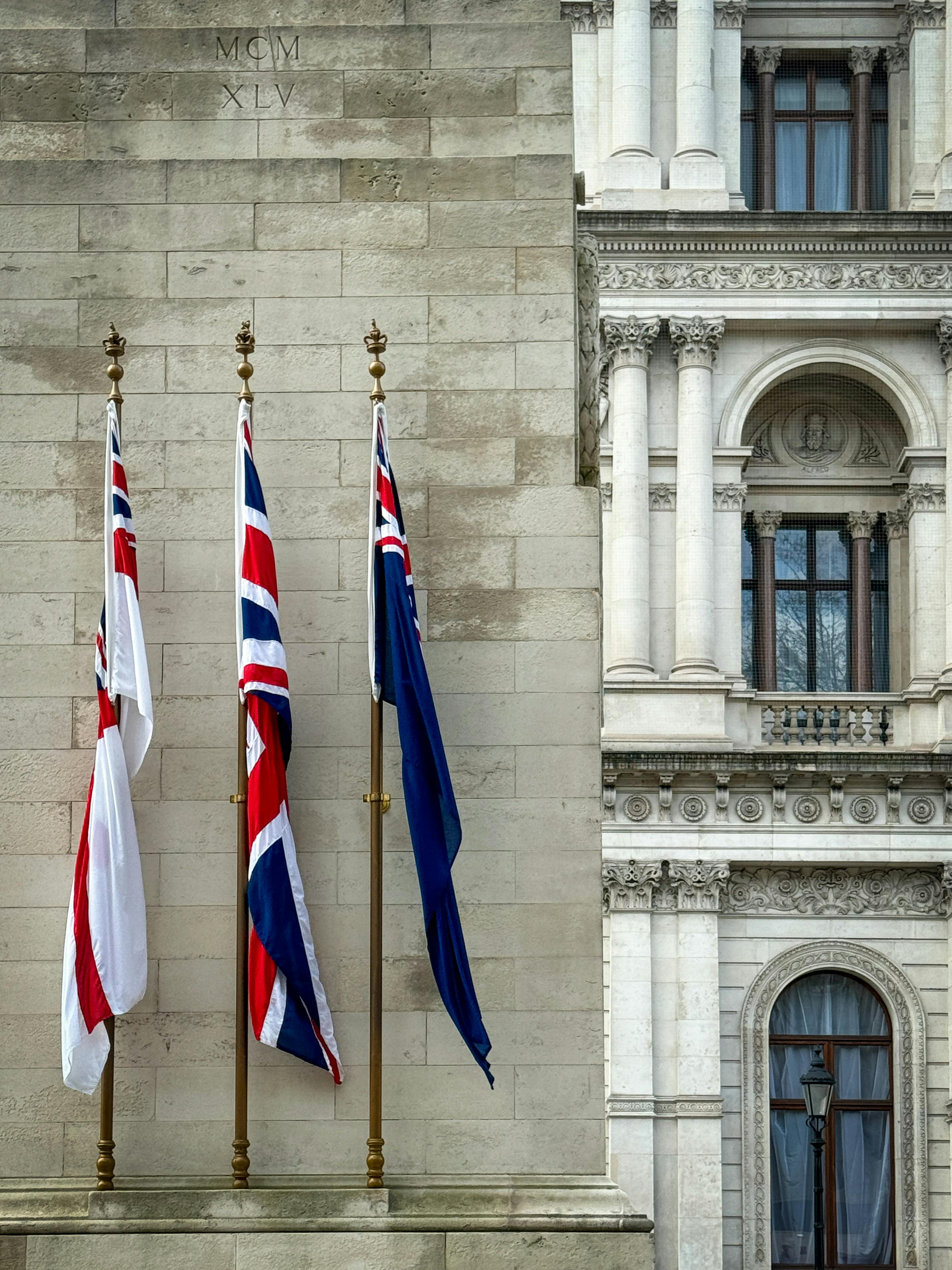flags and windows at the Cenotaph · Free Stock Photo