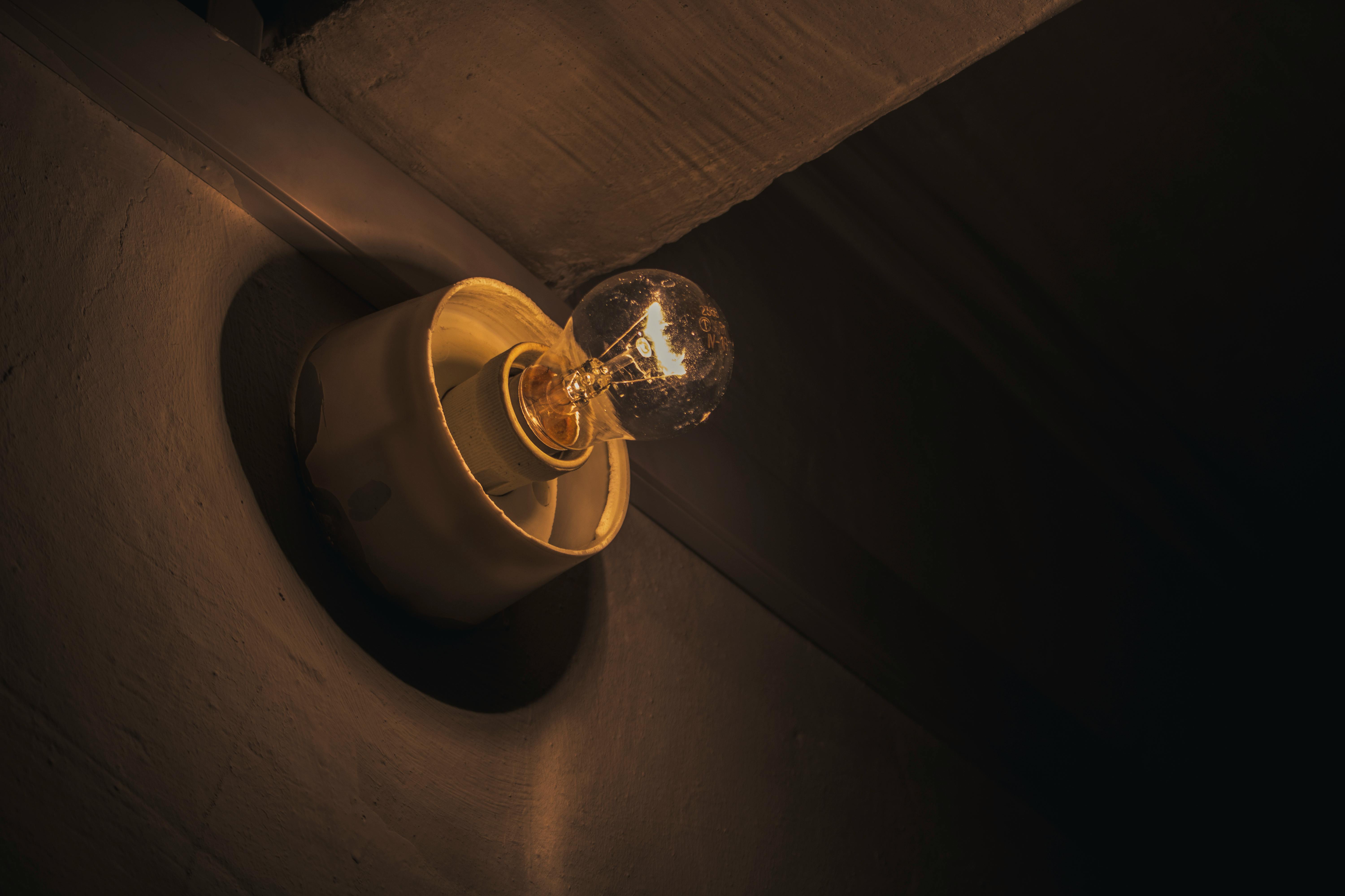 Close-Up Photo of Light Bulb · Free Stock Photo