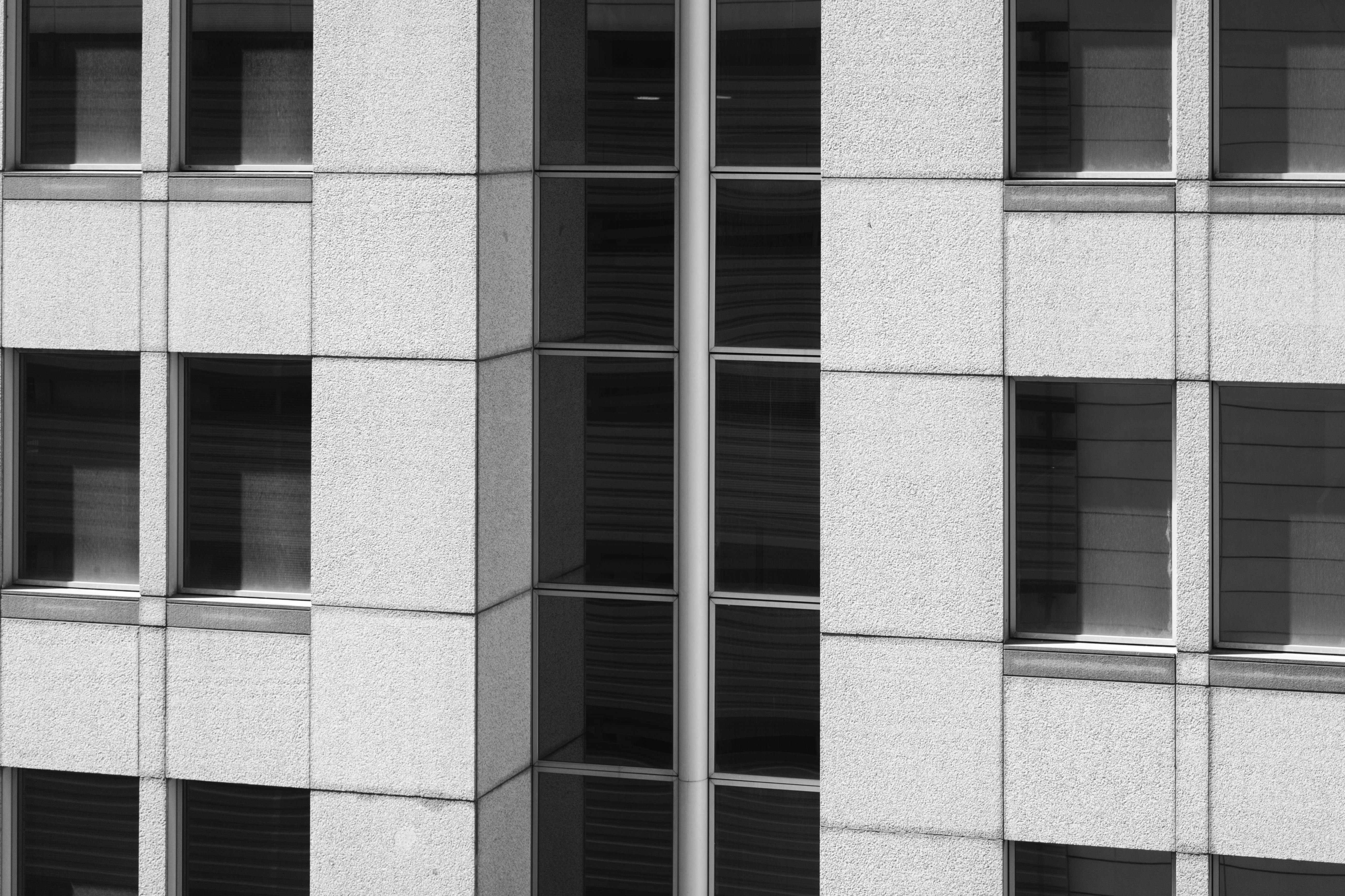 White High Rise Building · Free Stock Photo