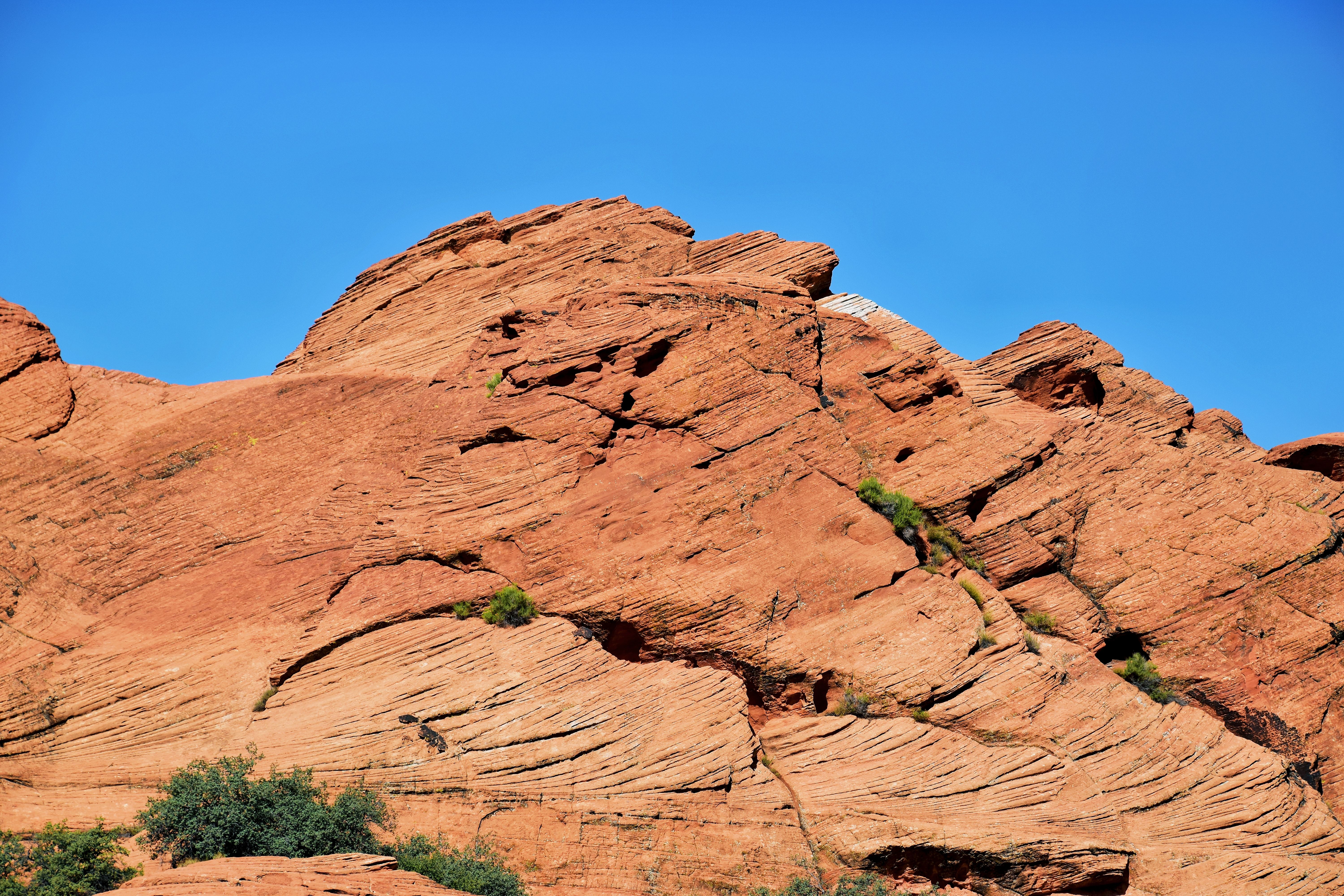 A large rock formation · Free Stock Photo