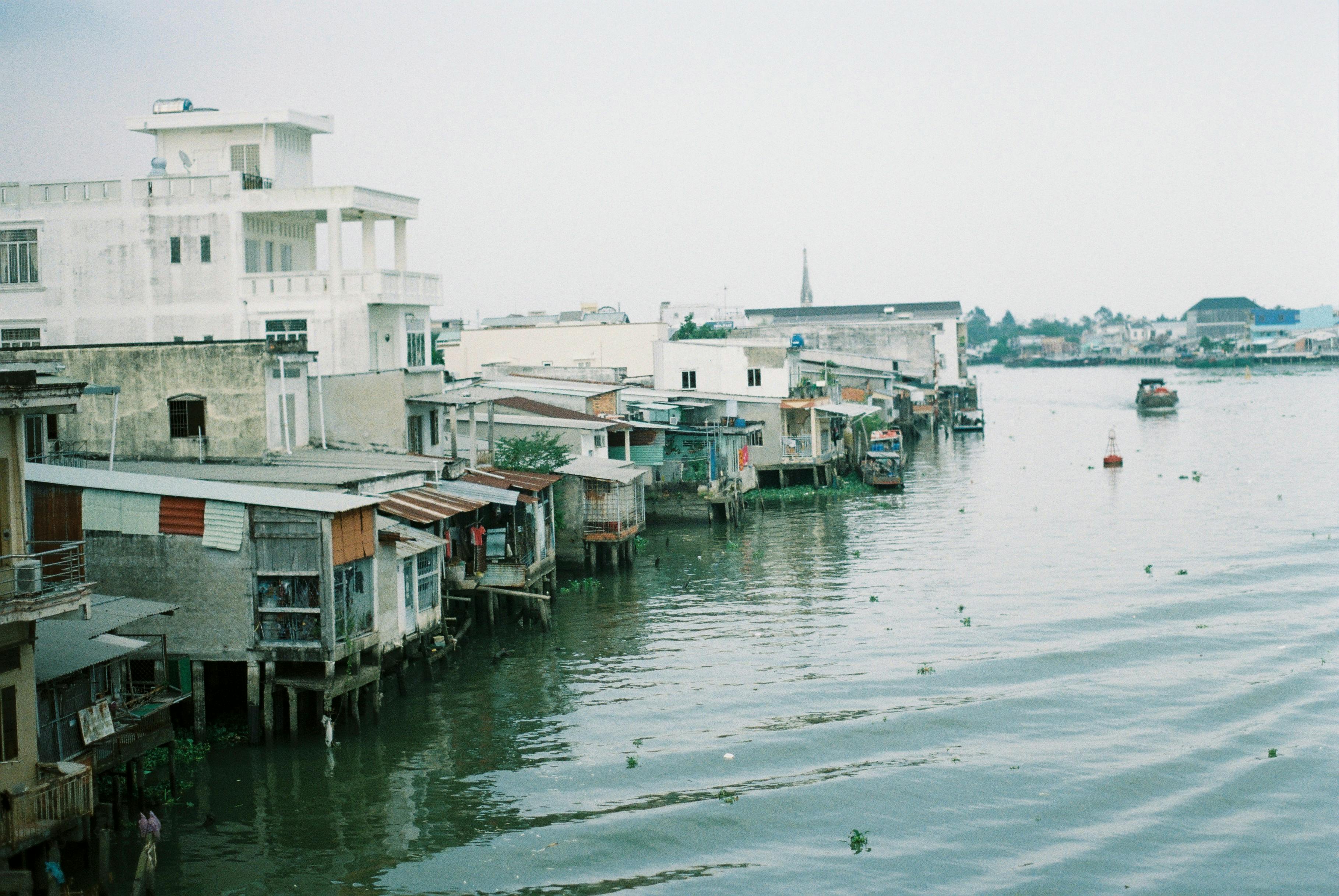 River Bank Photos, Download The BEST Free River Bank Stock Photos & HD ...