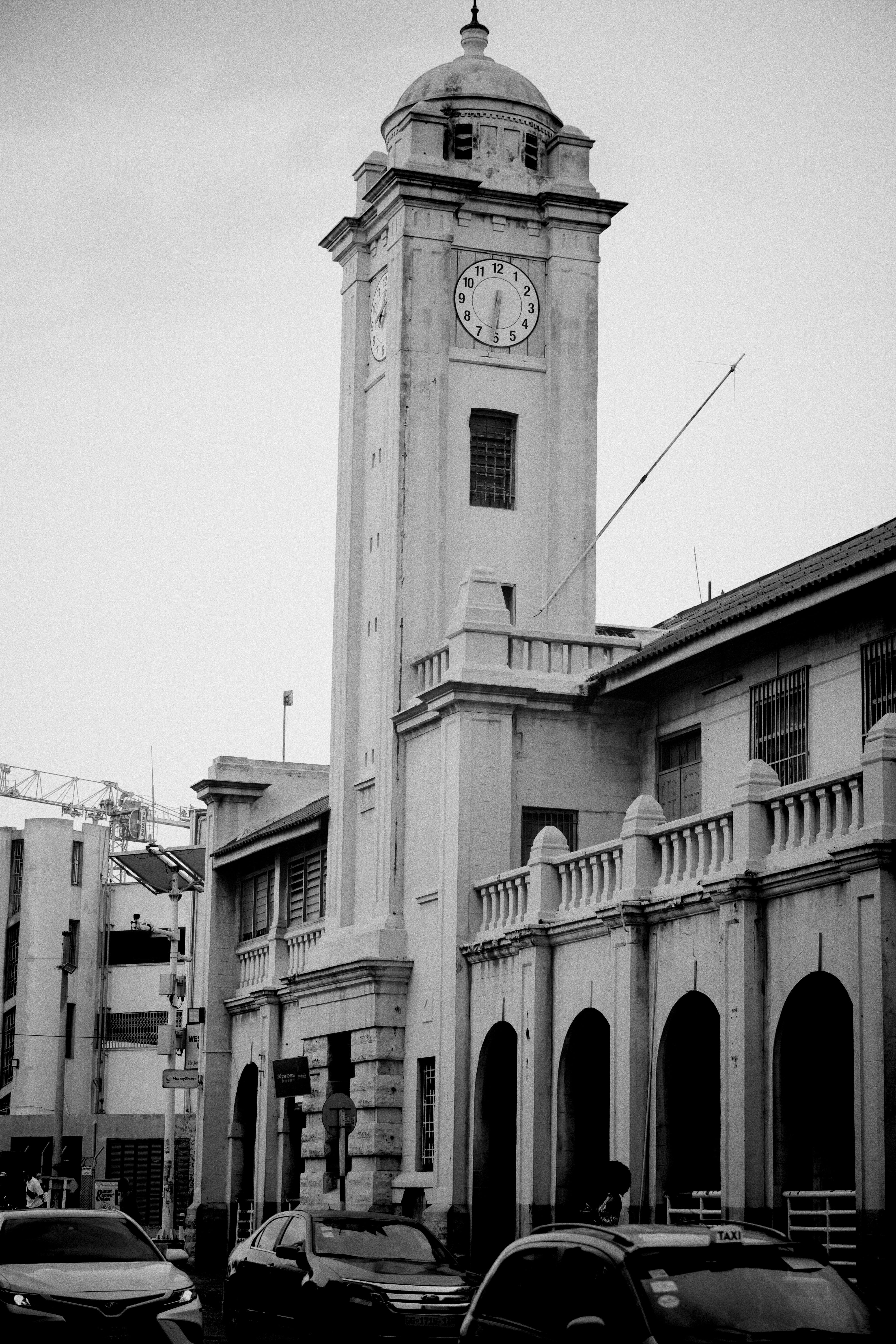 Clock Tower in Black and White · Free Stock Photo