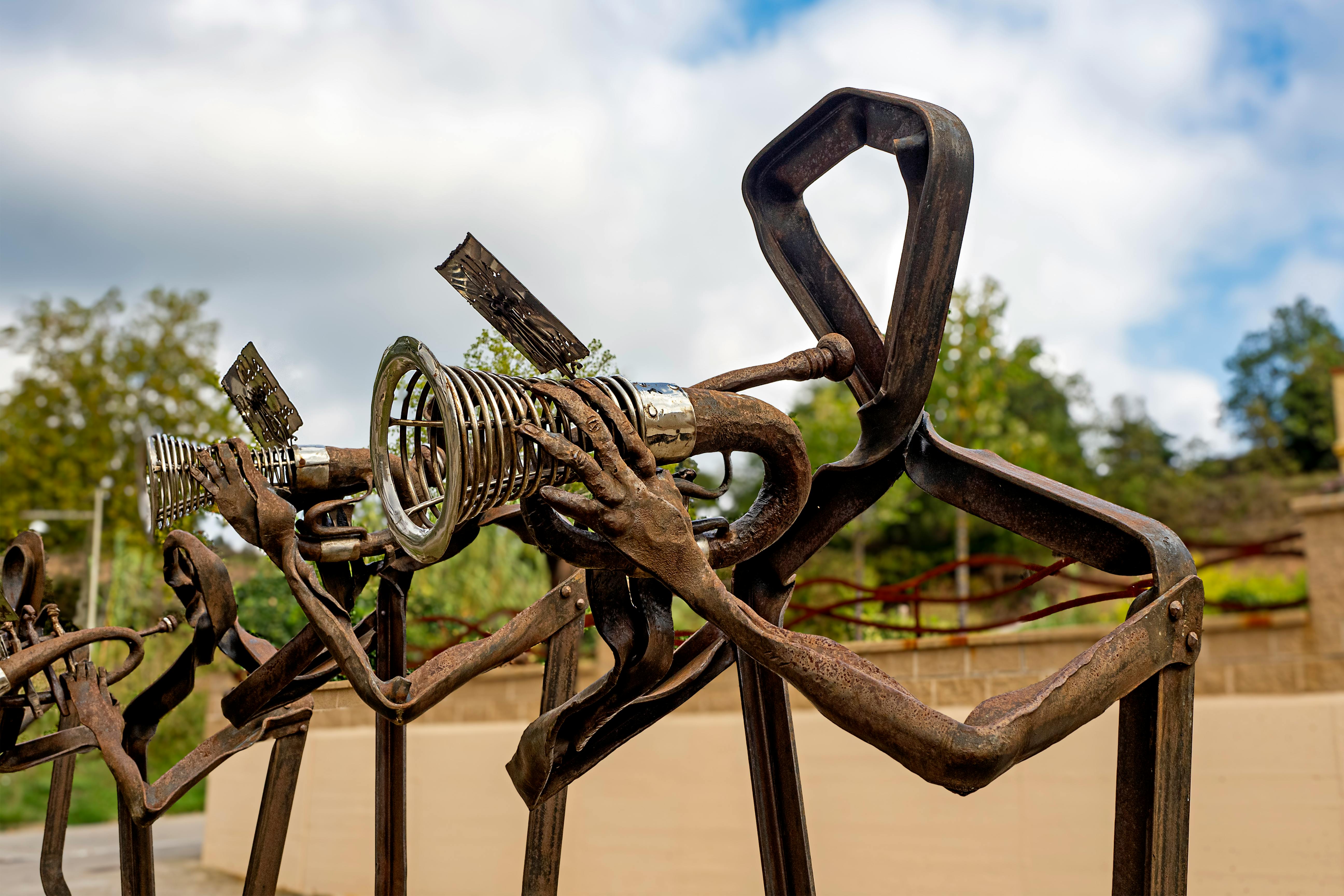 Iron Statues in Sunlight · Free Stock Photo