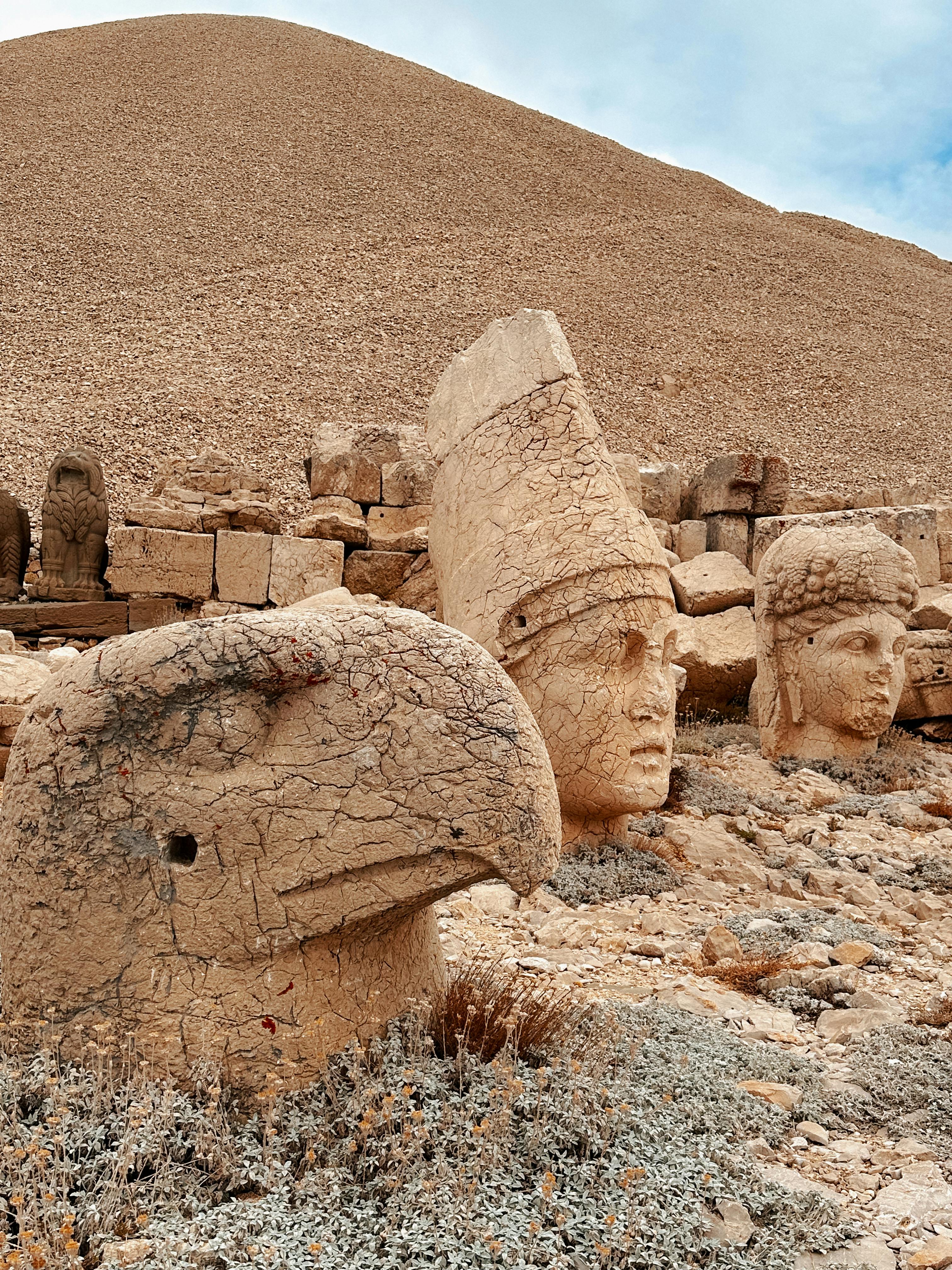 Statues on Mount Nemrut, Turkey · Free Stock Photo
