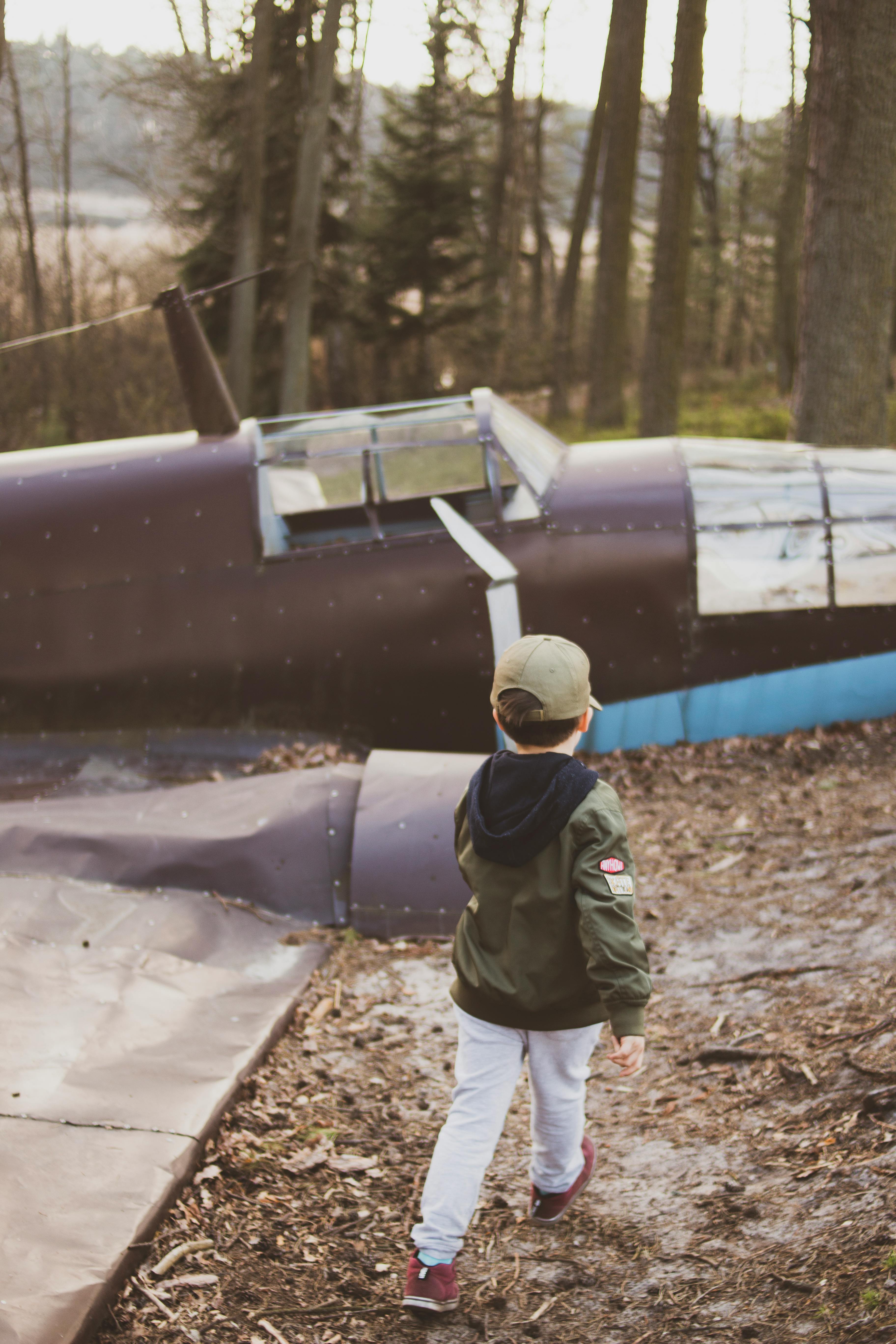 Child Plane Photos, Download The BEST Free Child Plane Stock Photos ...