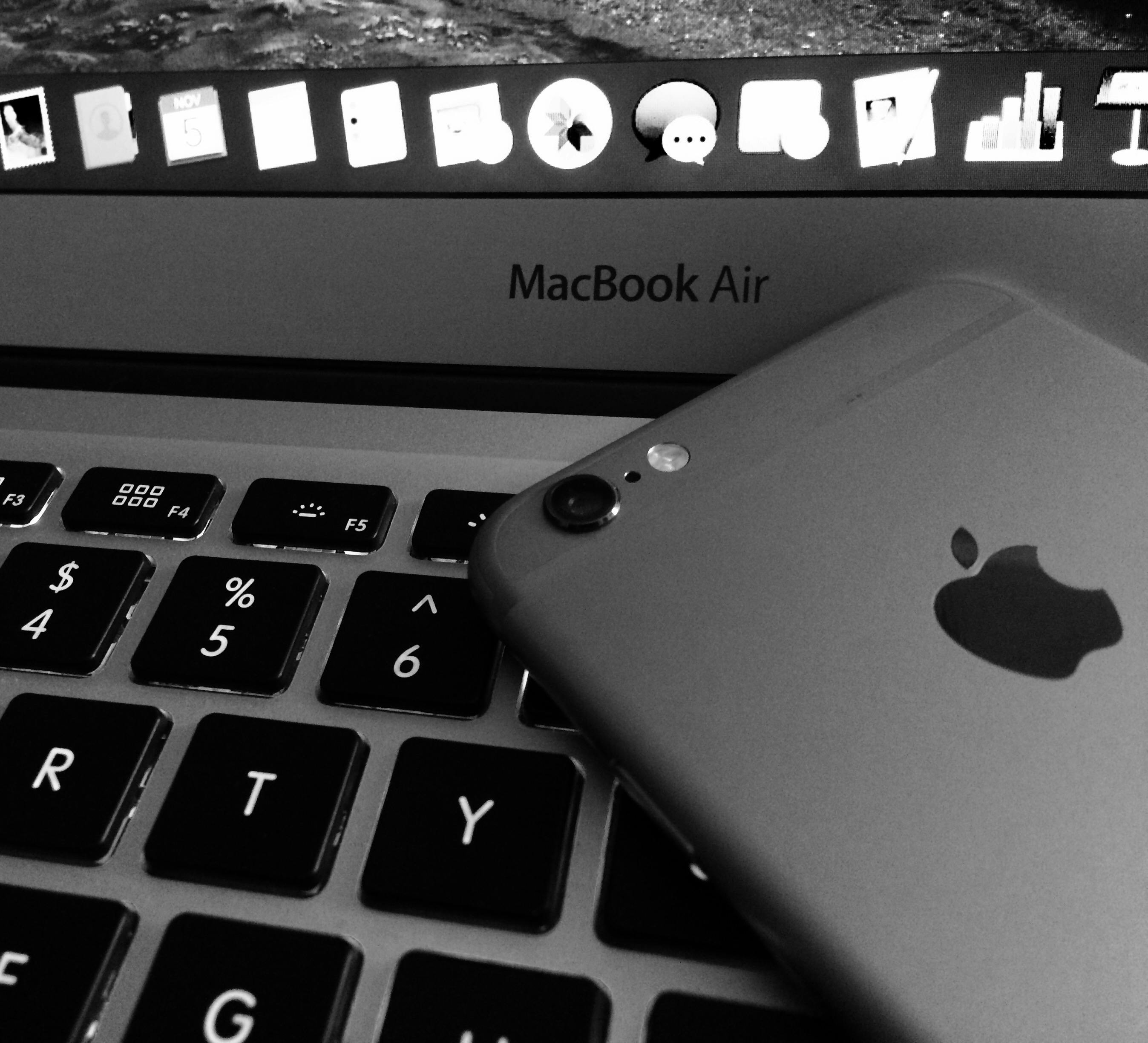 Close Up Photo of Keyboard · Free Stock Photo