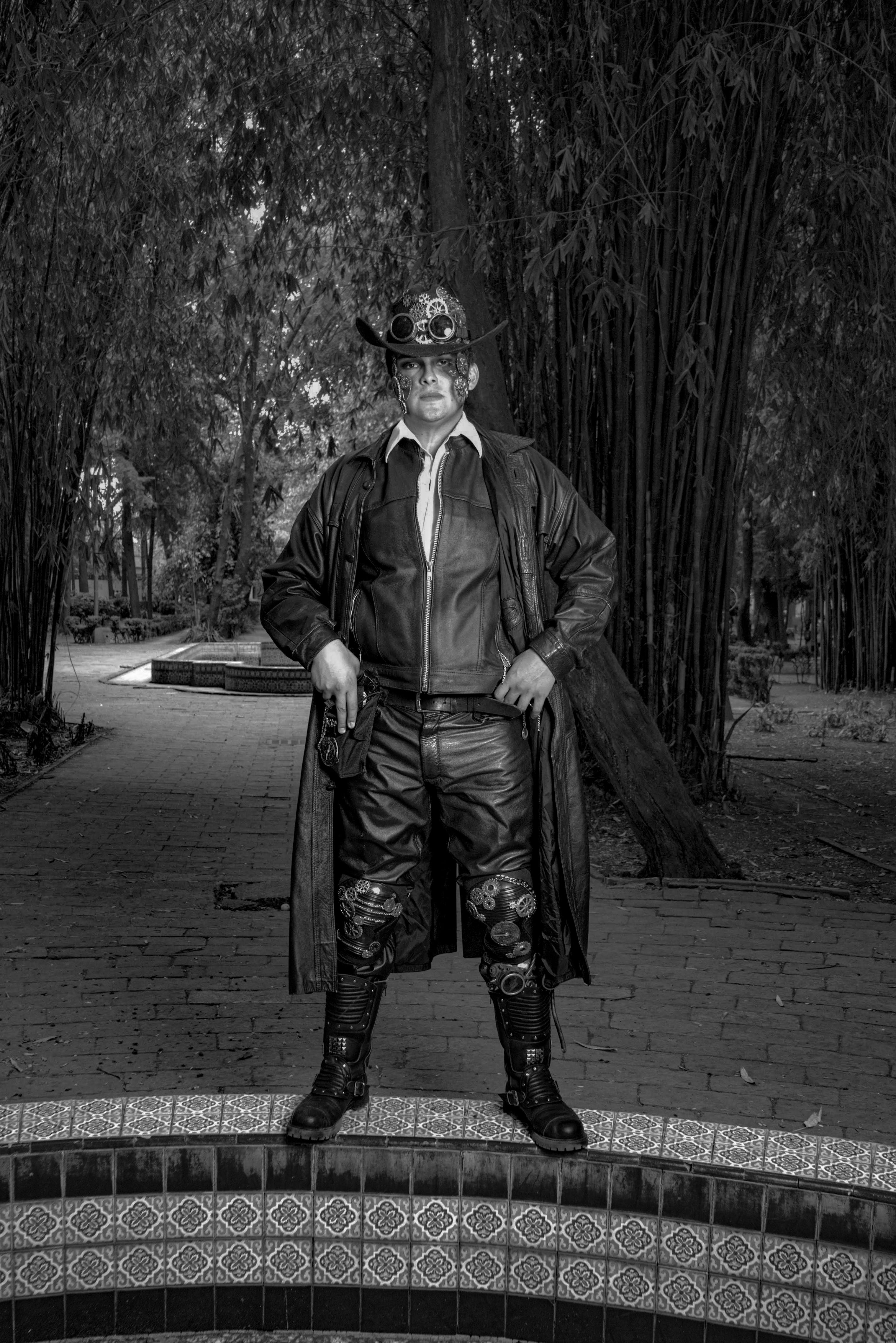 Steampunk Style Performer in Black and White · Free Stock Photo