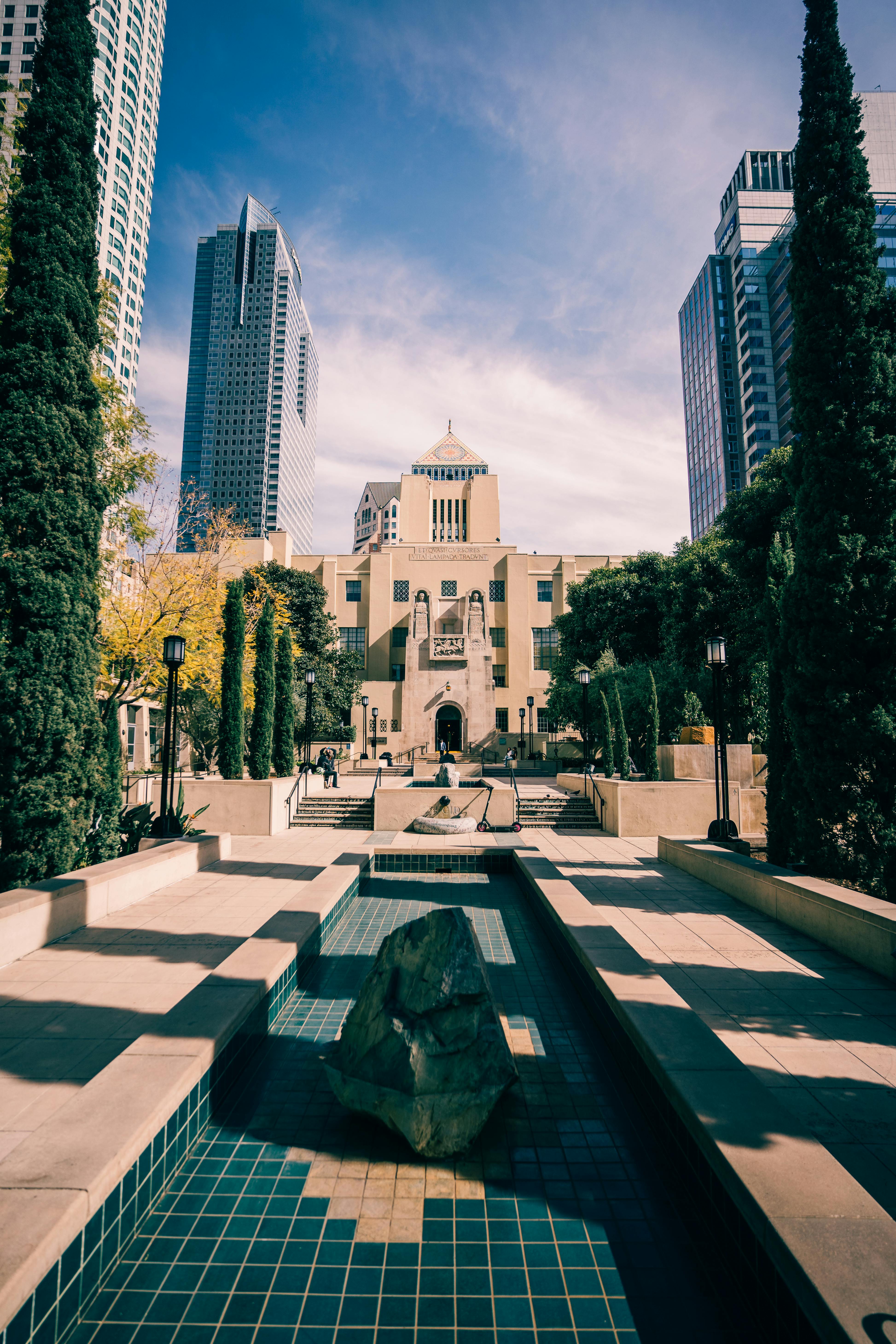 Central Library in Los Angeles in Sunlight · Free Stock Photo