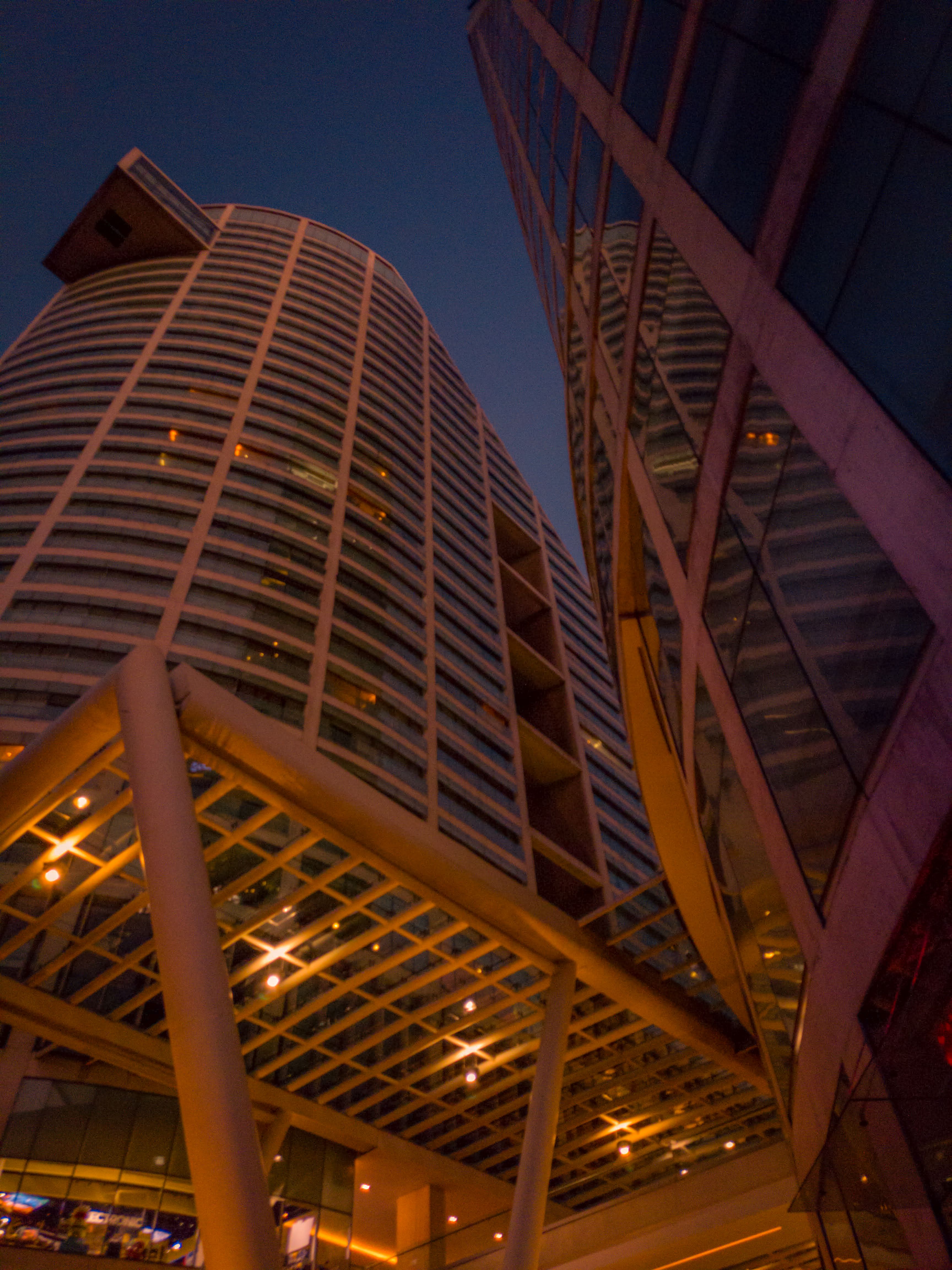 Low Angle Shot Night Photos, Download The BEST Free Low Angle Shot ...
