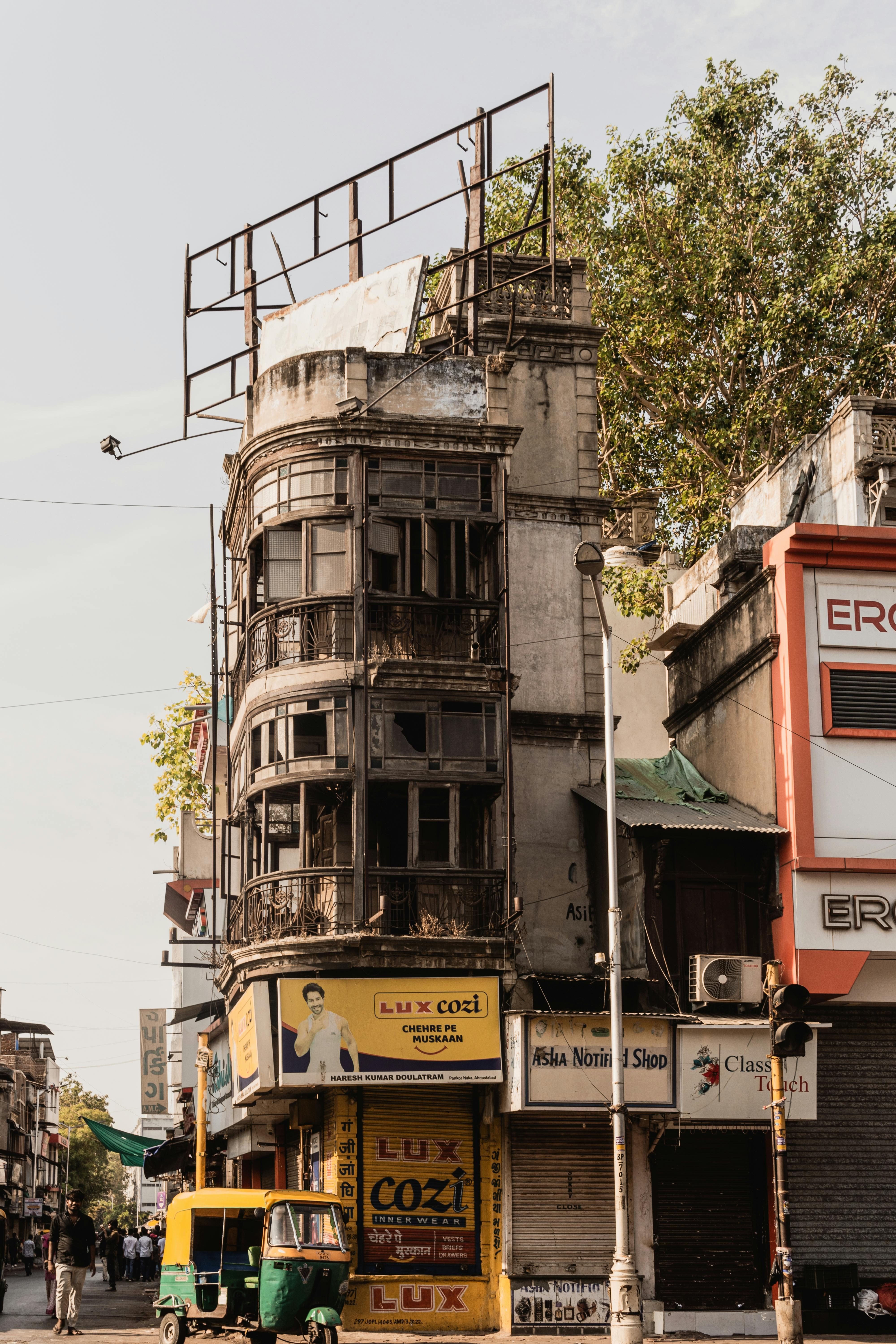 Exterior of an Old Building in a City · Free Stock Photo