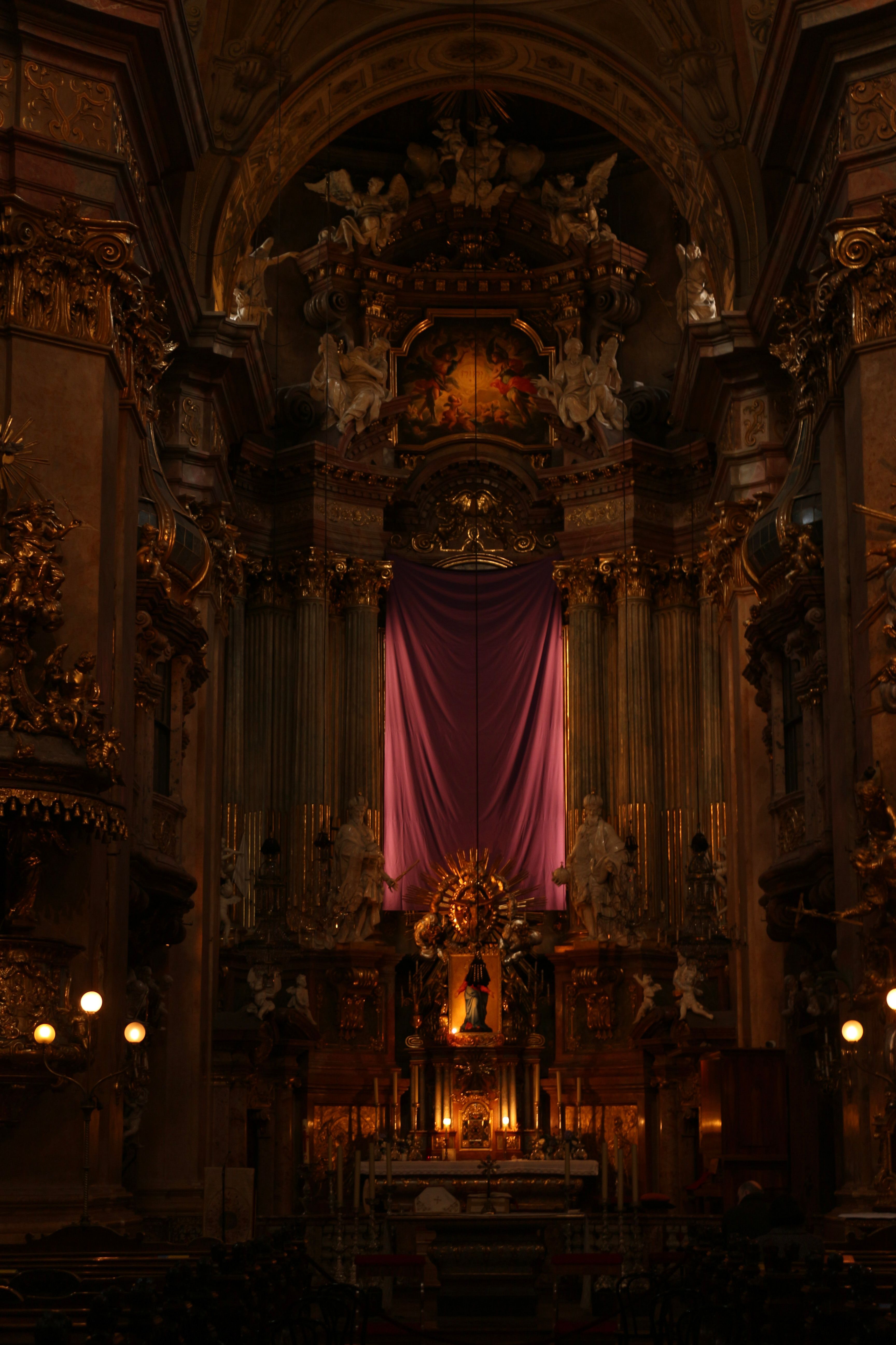 Altar of Saint Peters Church in Vienna · Free Stock Photo