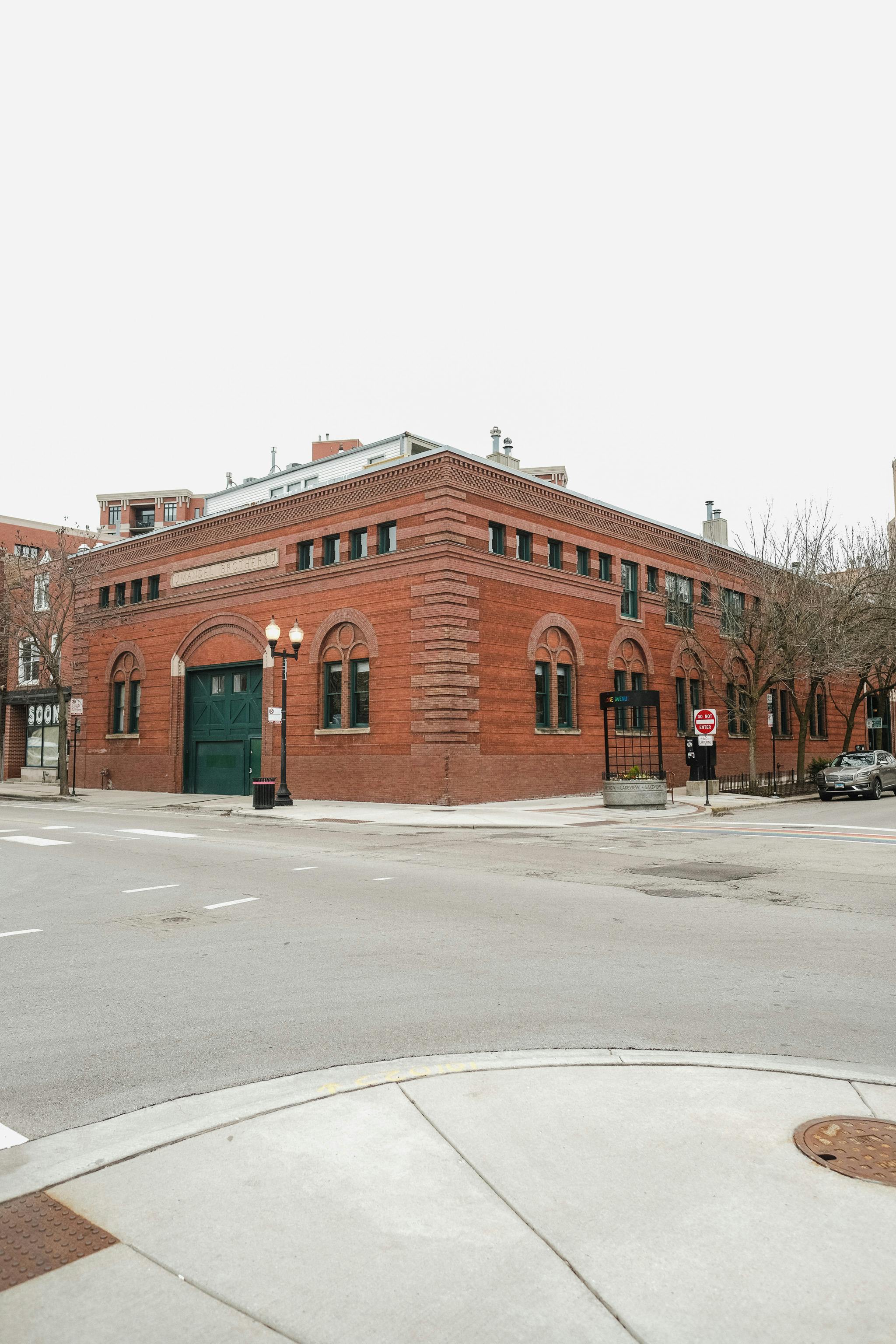 Mandel Brothers Warehouse in Chicago · Free Stock Photo