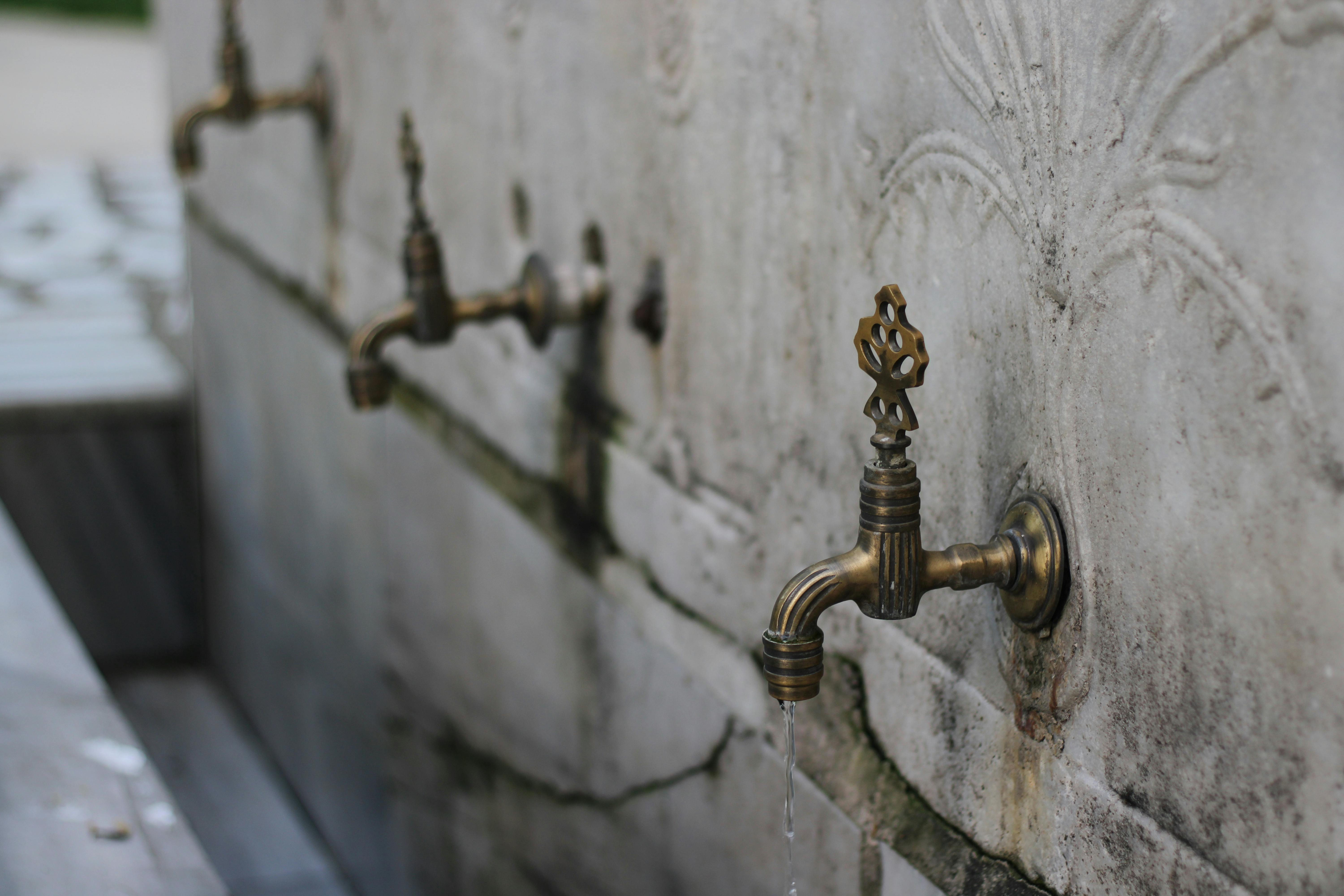 Faucets in Ablution Area in Mosque · Free Stock Photo