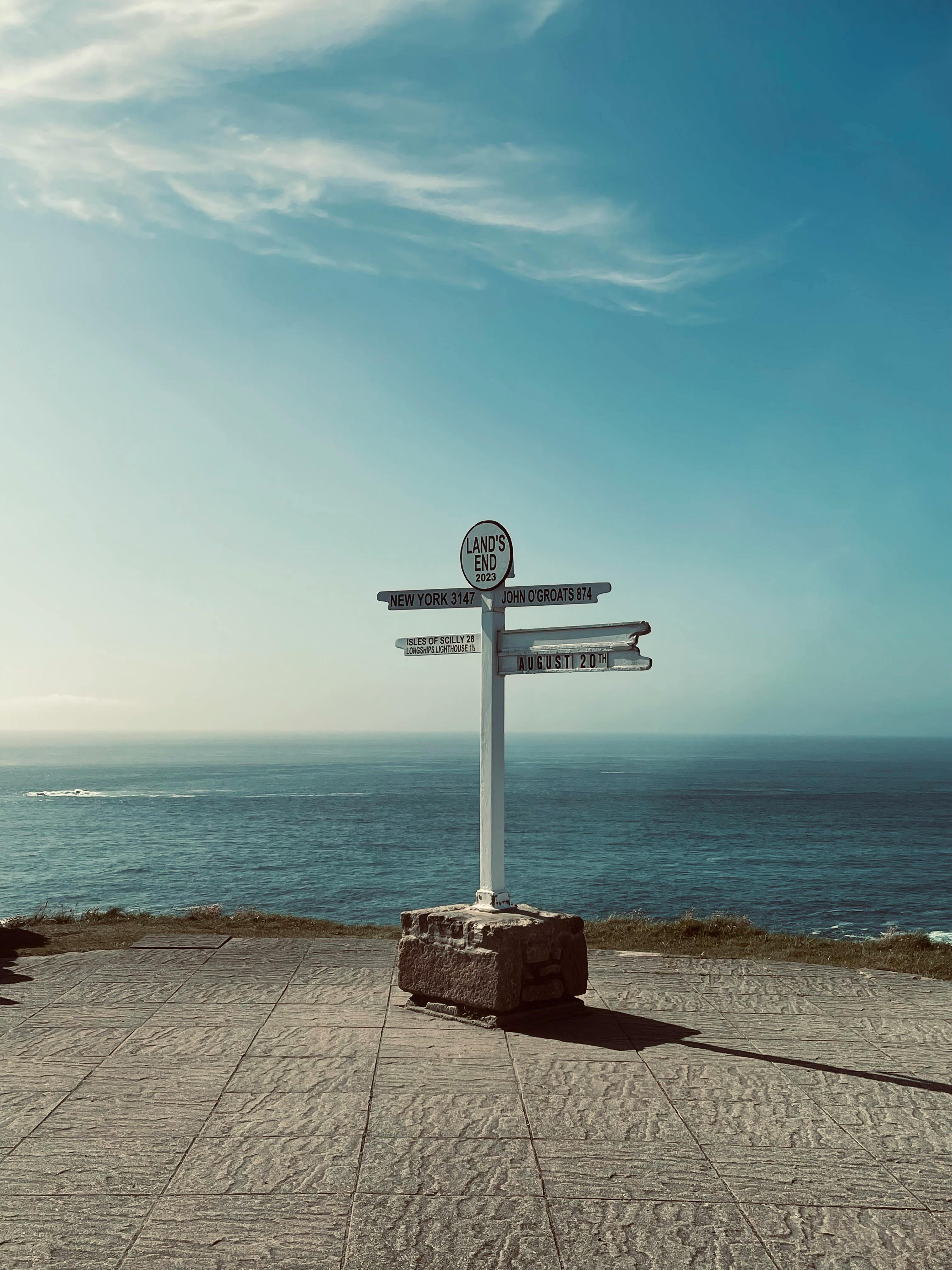 lands end sign post · Free Stock Photo