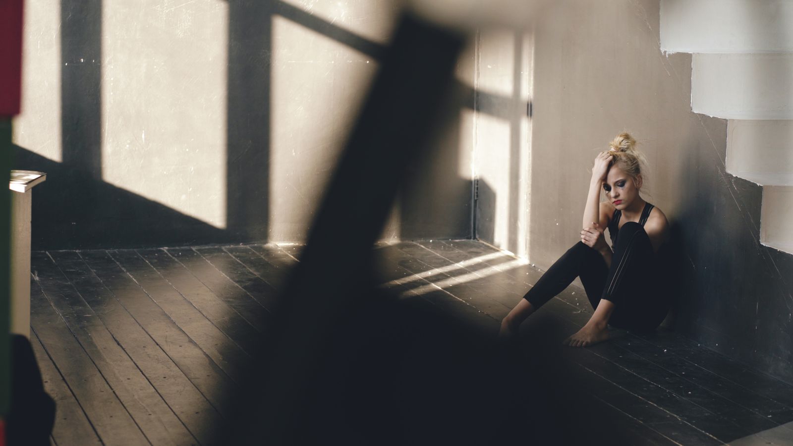 Alone Women Photos, Download The BEST Free Alone Women Stock Photos ...