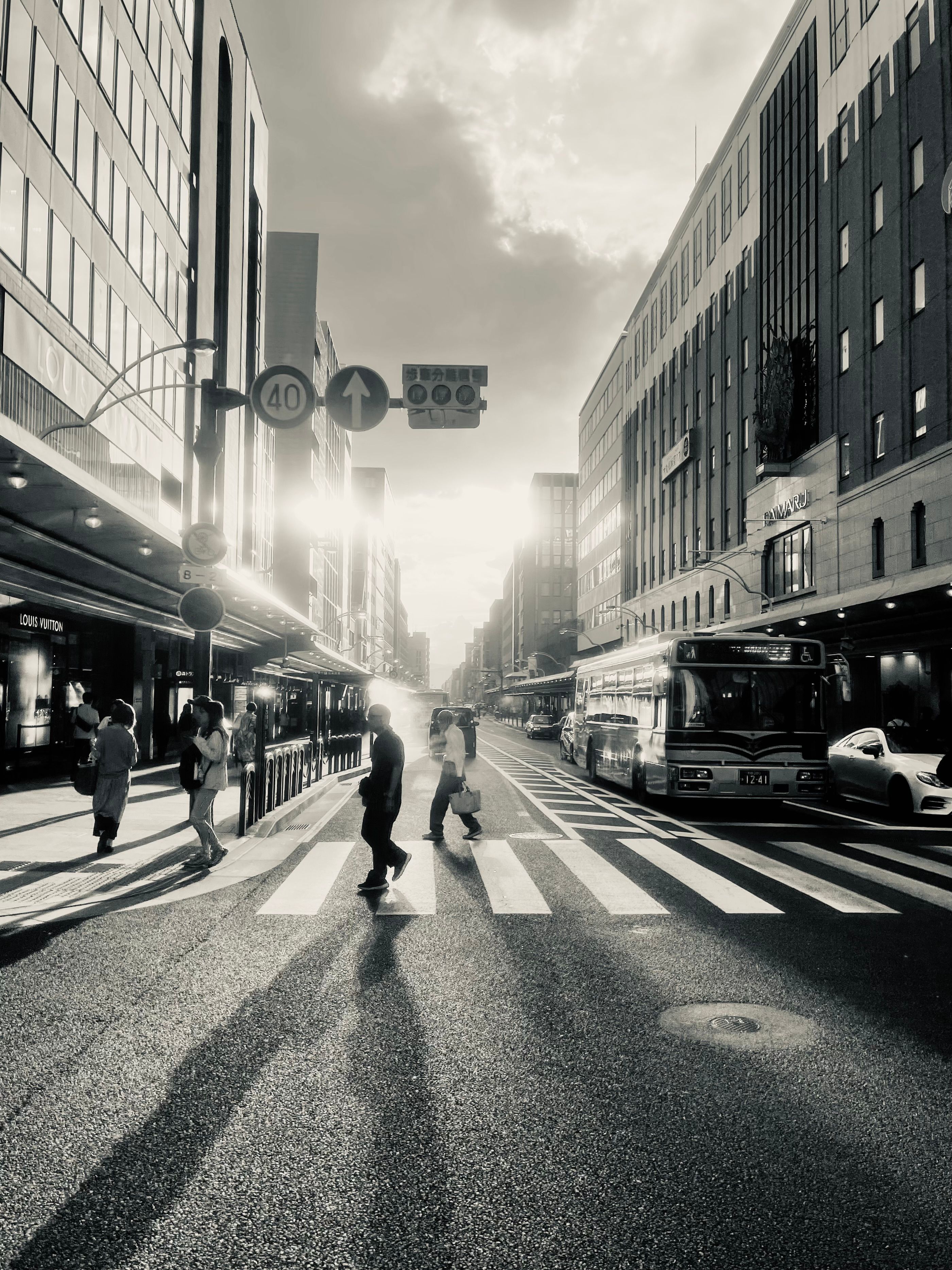 Crosswalk in City · Free Stock Photo