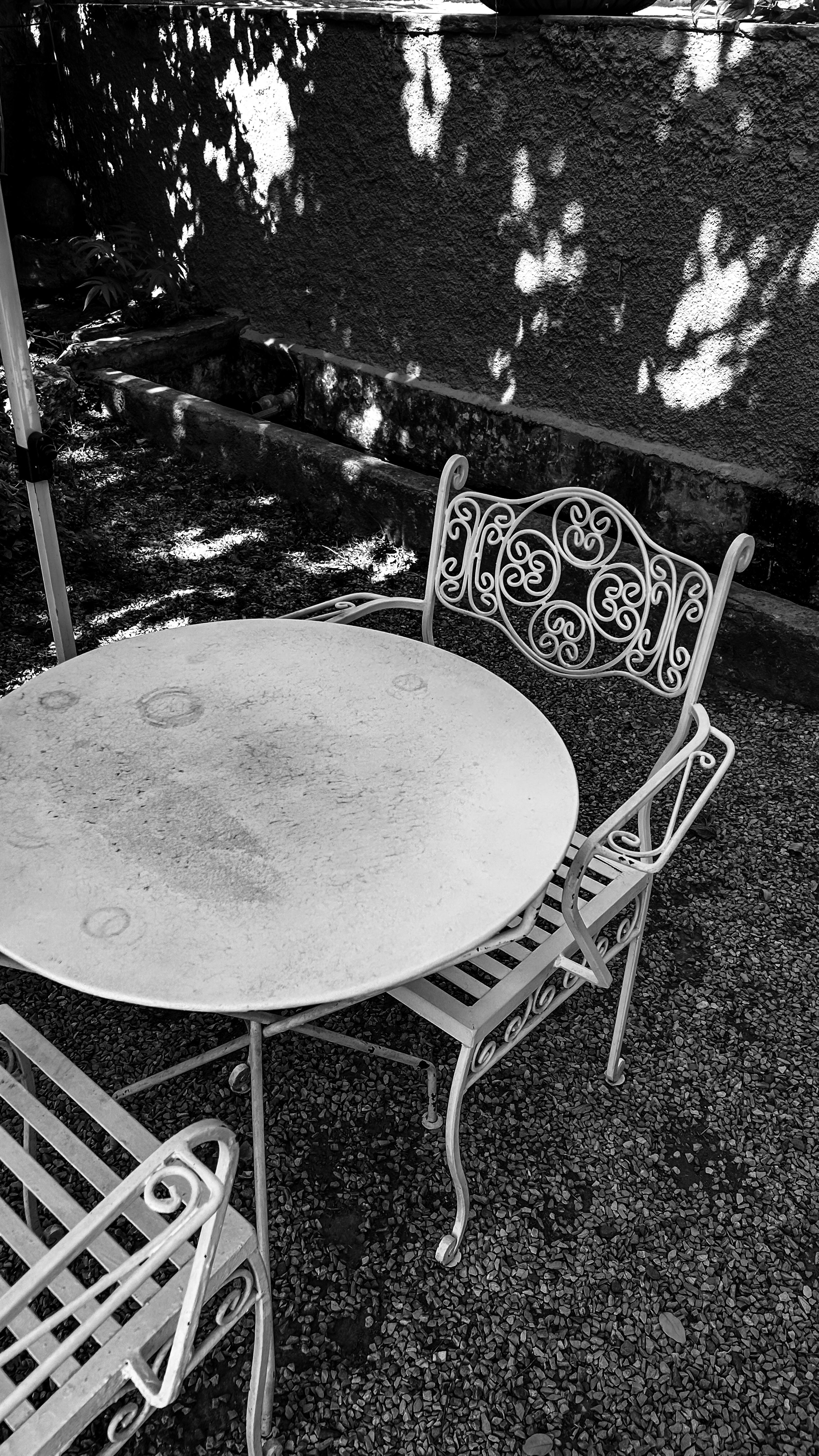 Table and Chair on Ground · Free Stock Photo