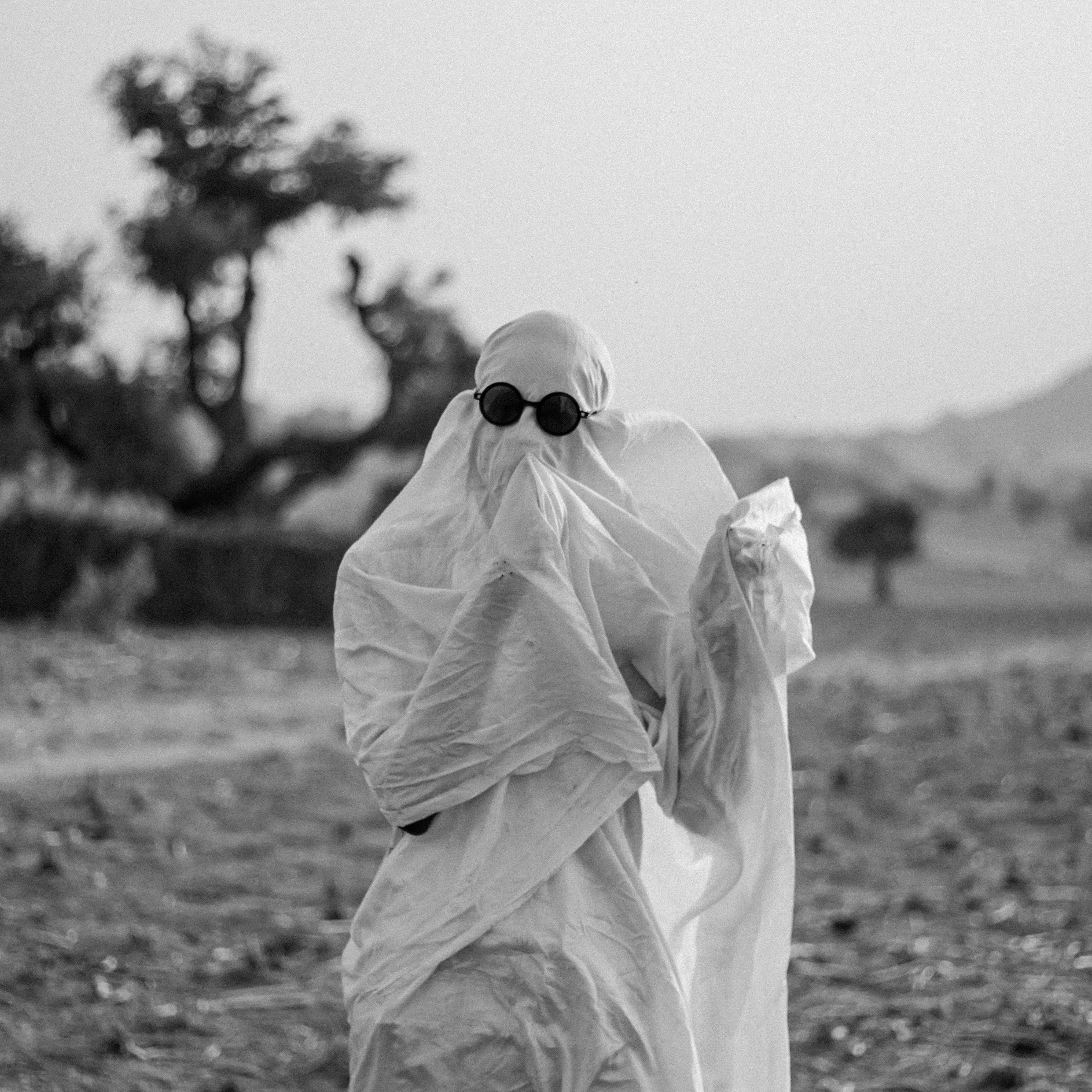 Medium Ghost Photos, Download The BEST Free Medium Ghost Stock Photos ...