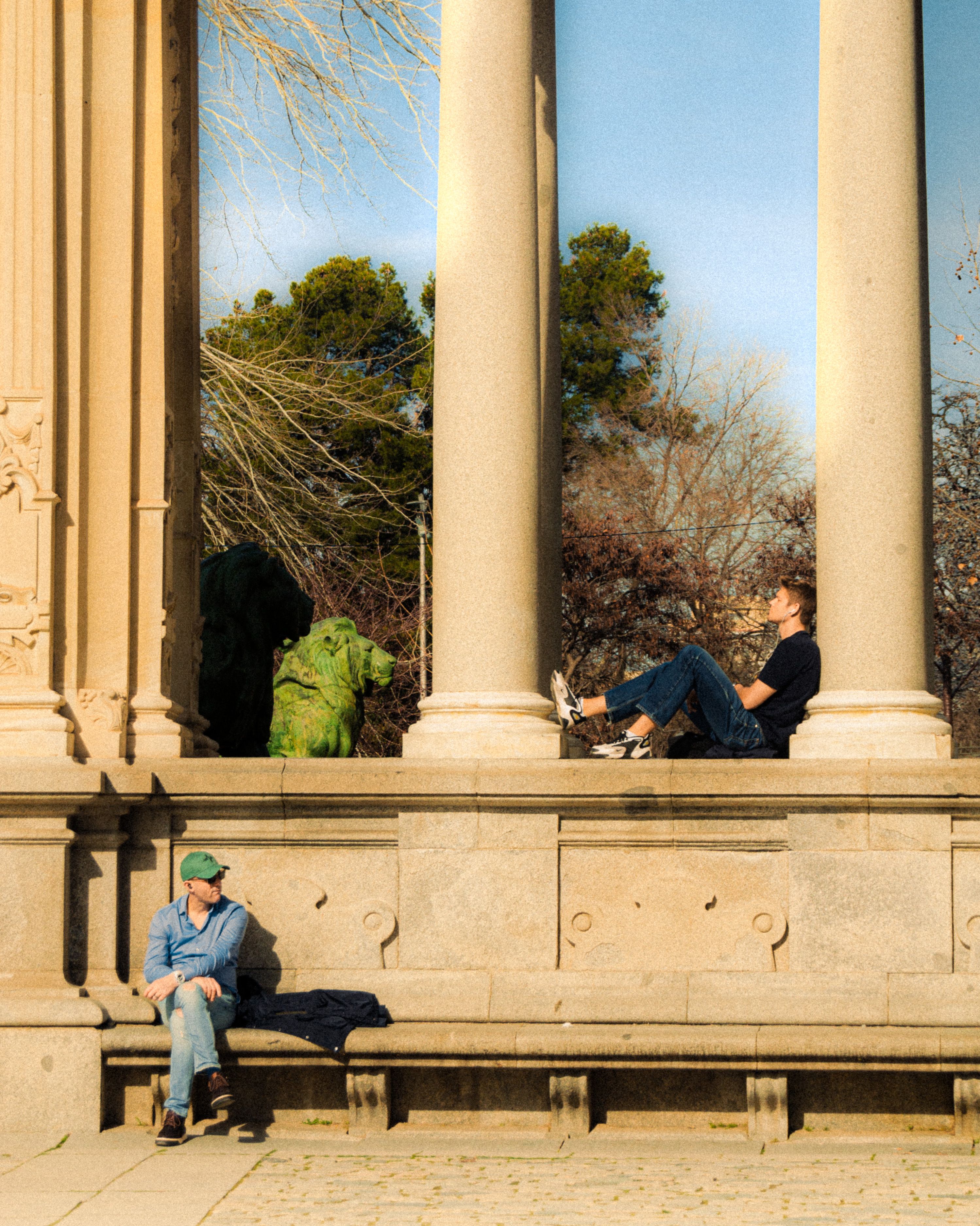 People Relaxing in Park · Free Stock Photo